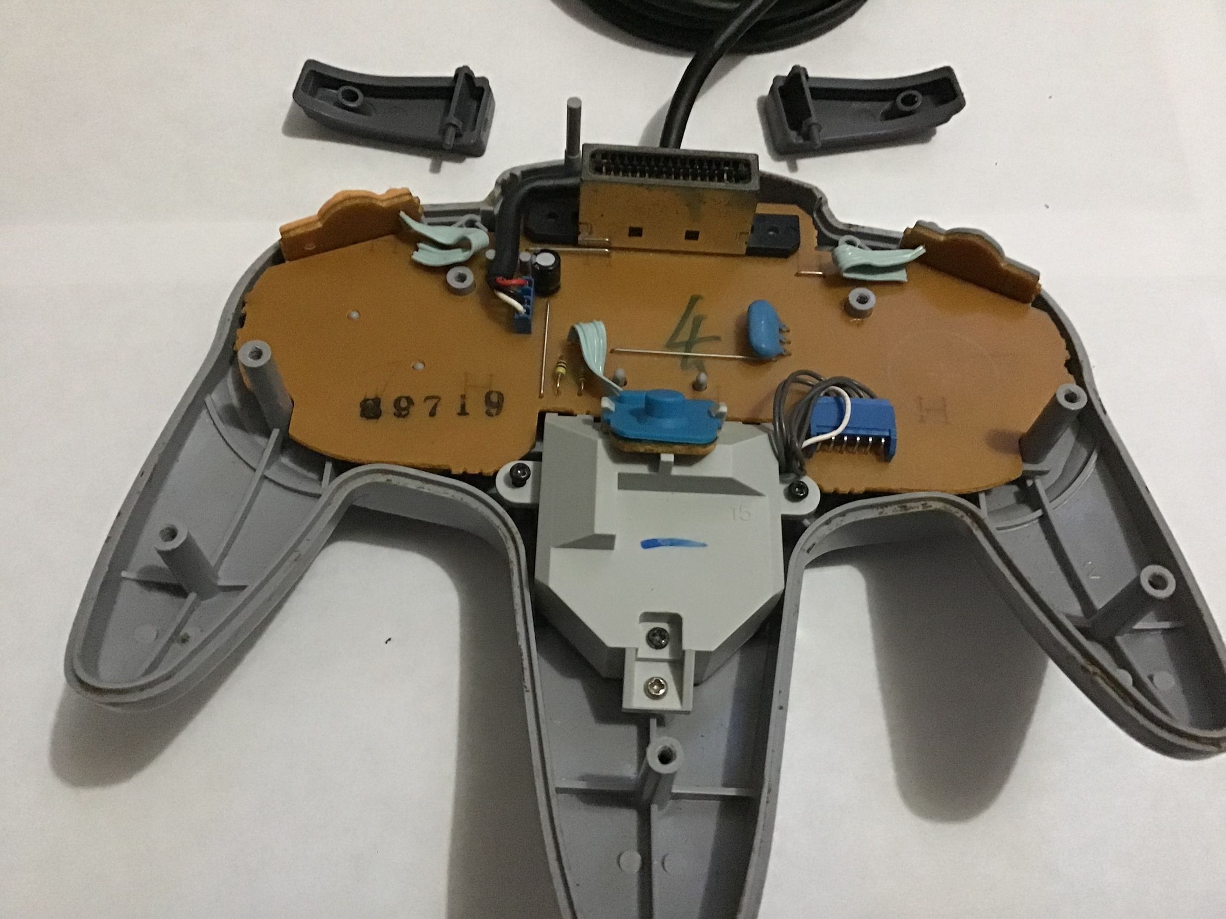 N64 Loose Joy Stik Fix. : 7 Steps - Instructables