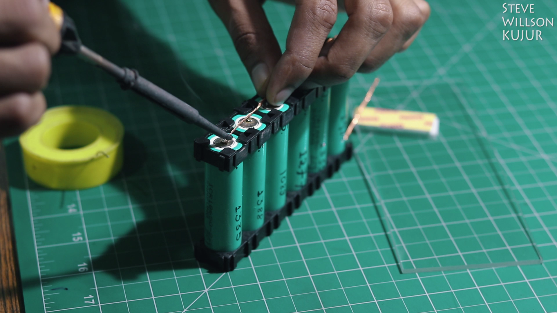 Build a Power Bank in $2 : 7 Steps (with Pictures) - Instructables