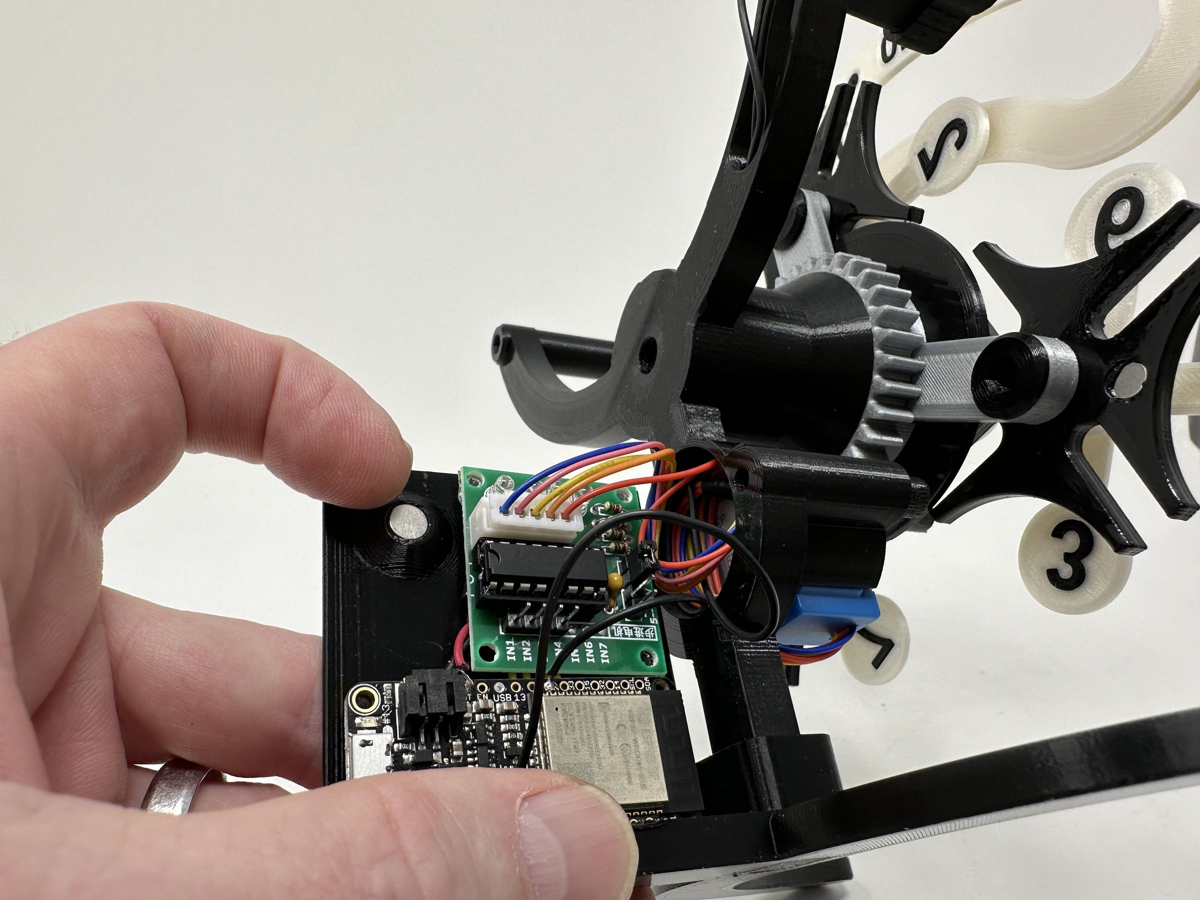 Geneva Clock : 4 Steps (with Pictures) - Instructables