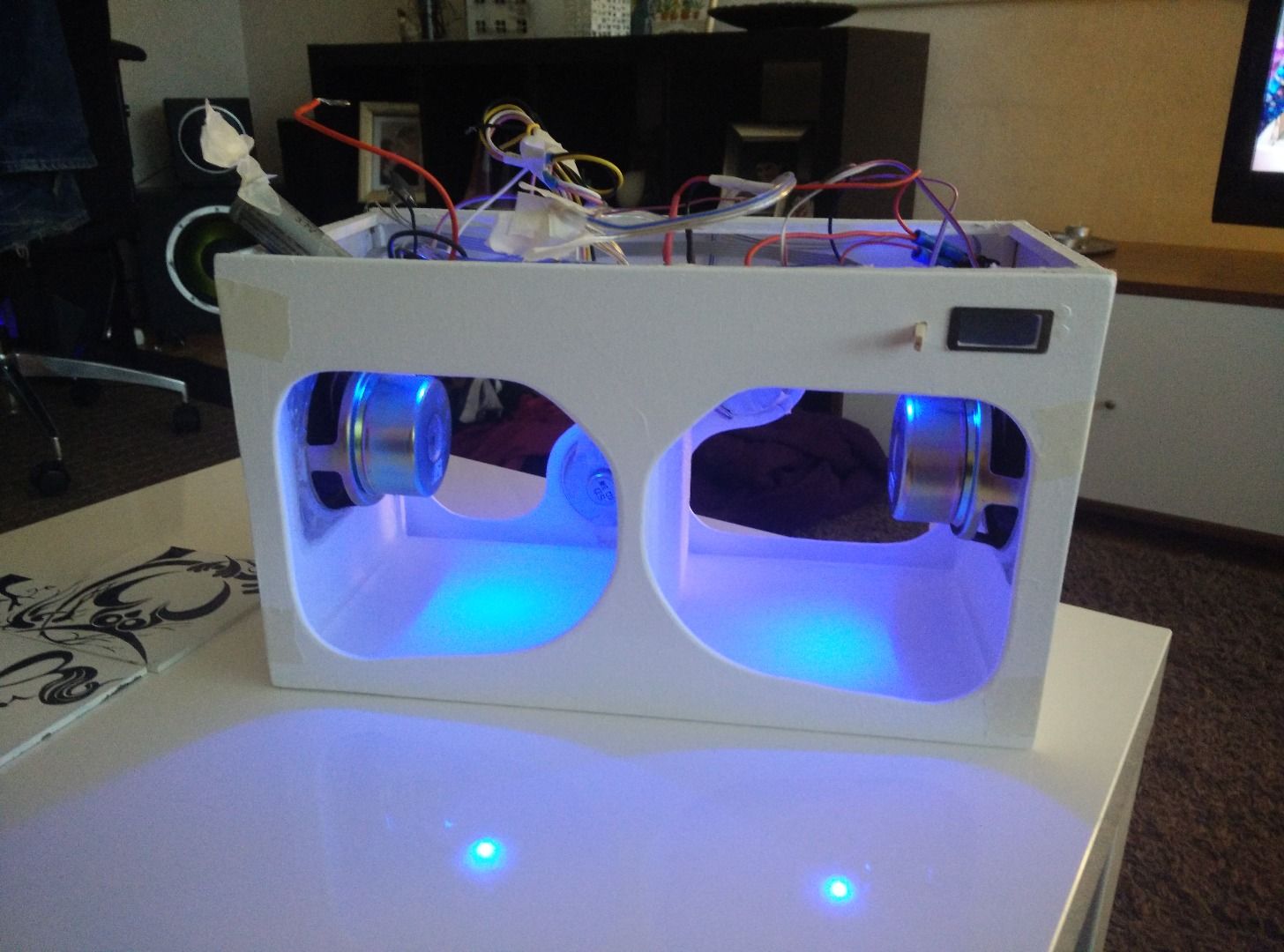 Ultimate-Solar-Boombox U-S-B : 3 Steps - Instructables