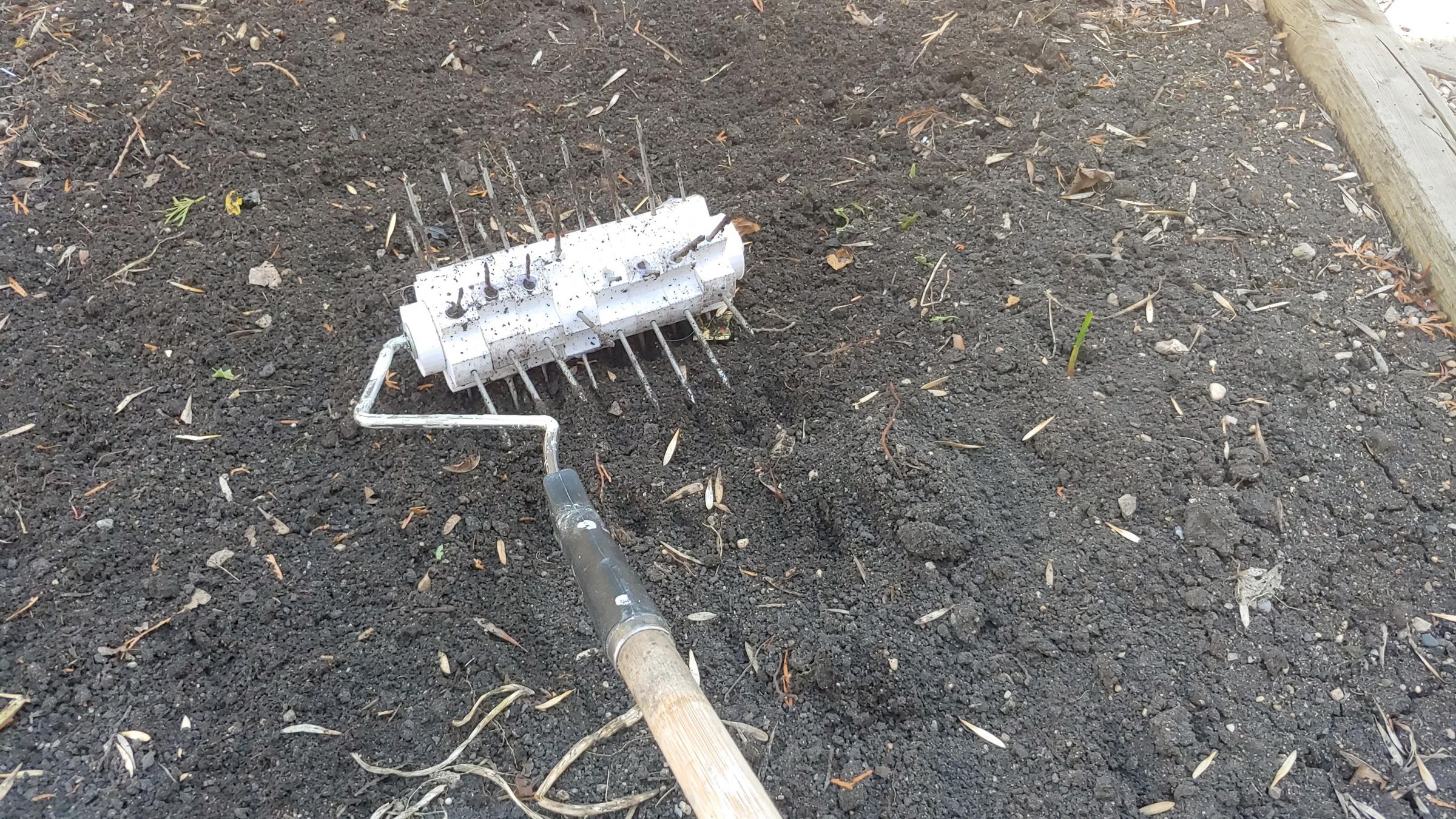 Paint Roller Soil Aerator - Instructables
