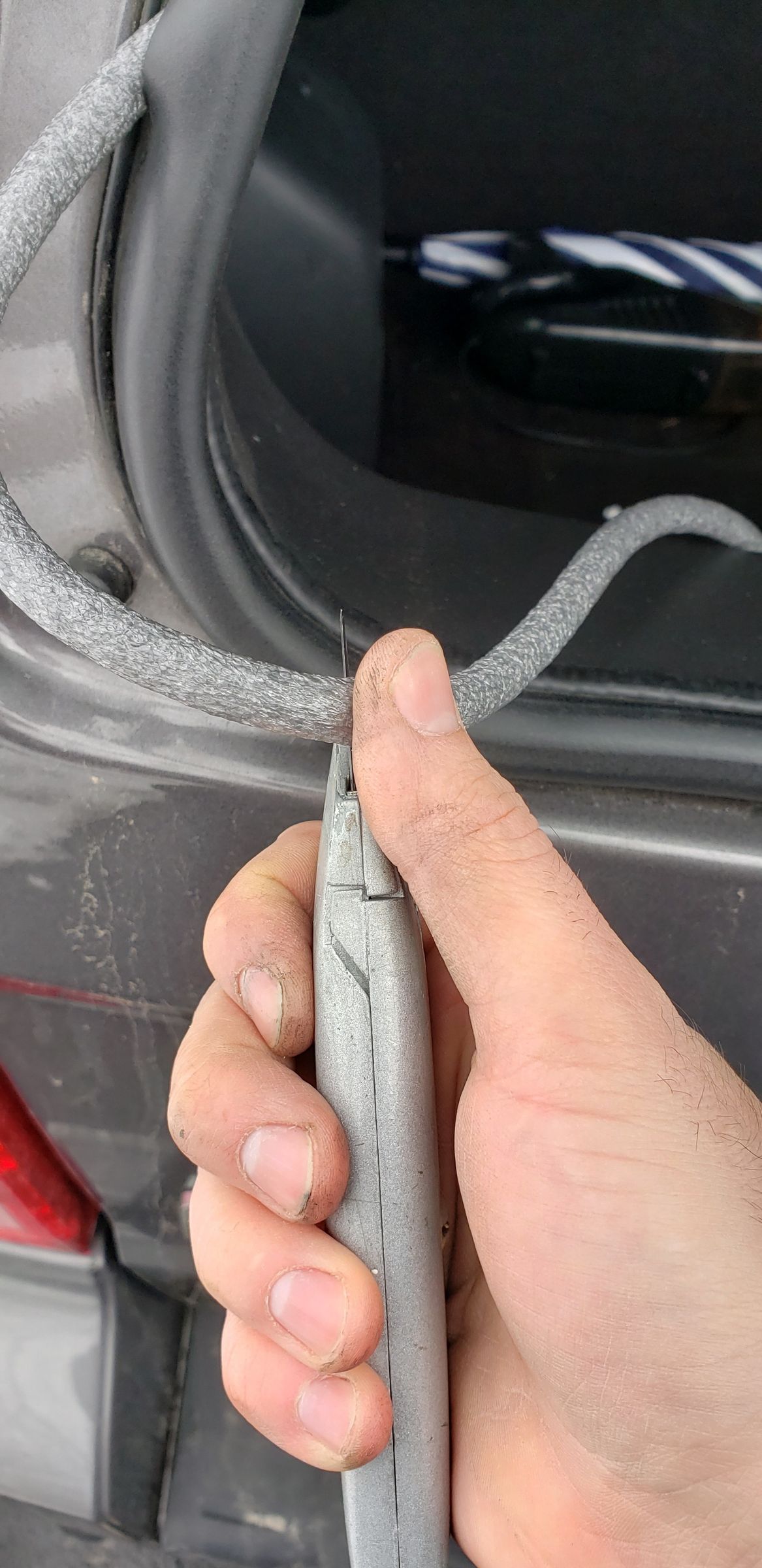 Repair Leaking Rear Window 2008-2012 Ford Escape : 5 Steps - Instructables