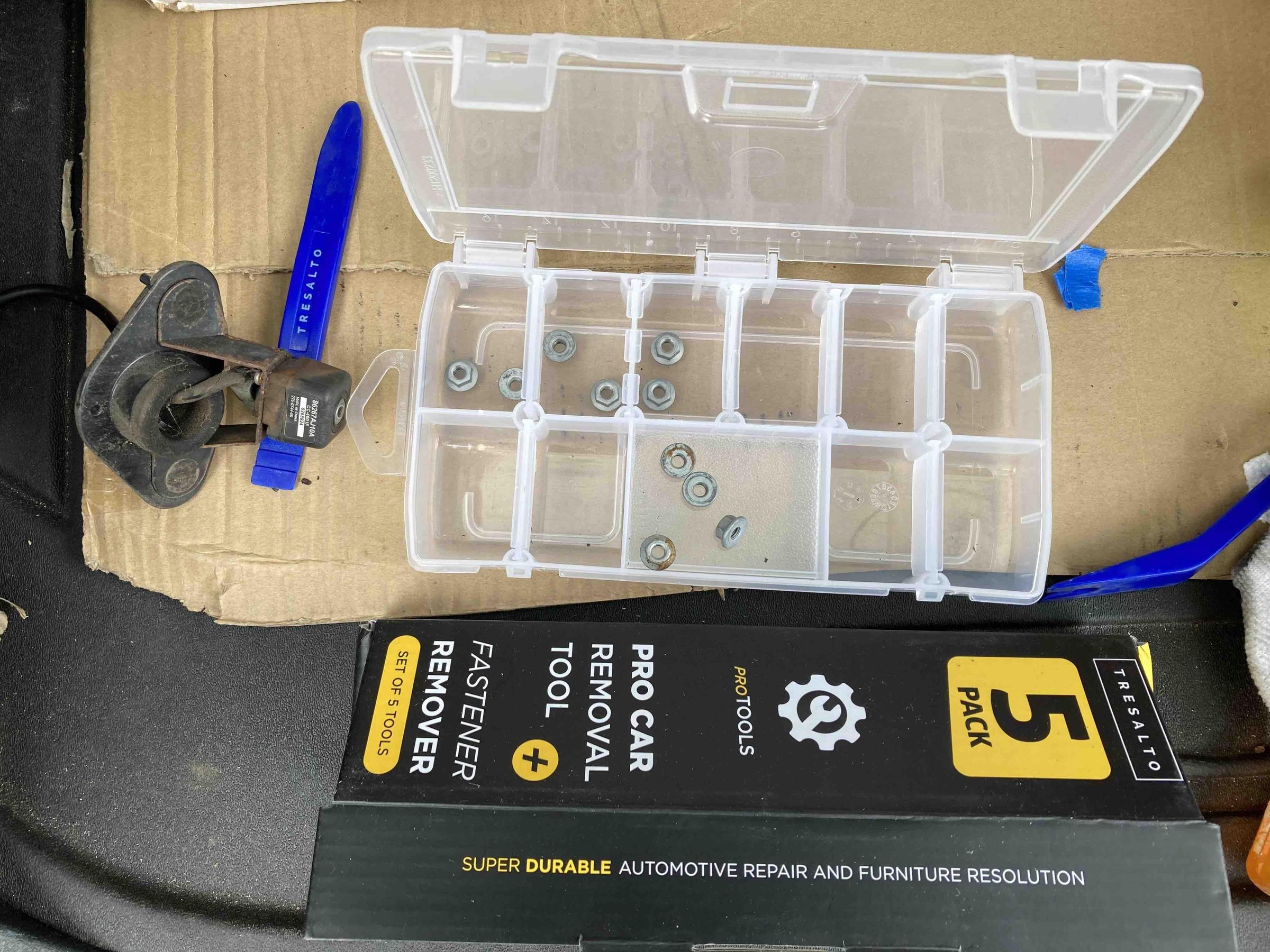 2010-2014 Subaru Outback Backup Camera Replacement : 13 Steps (with ...