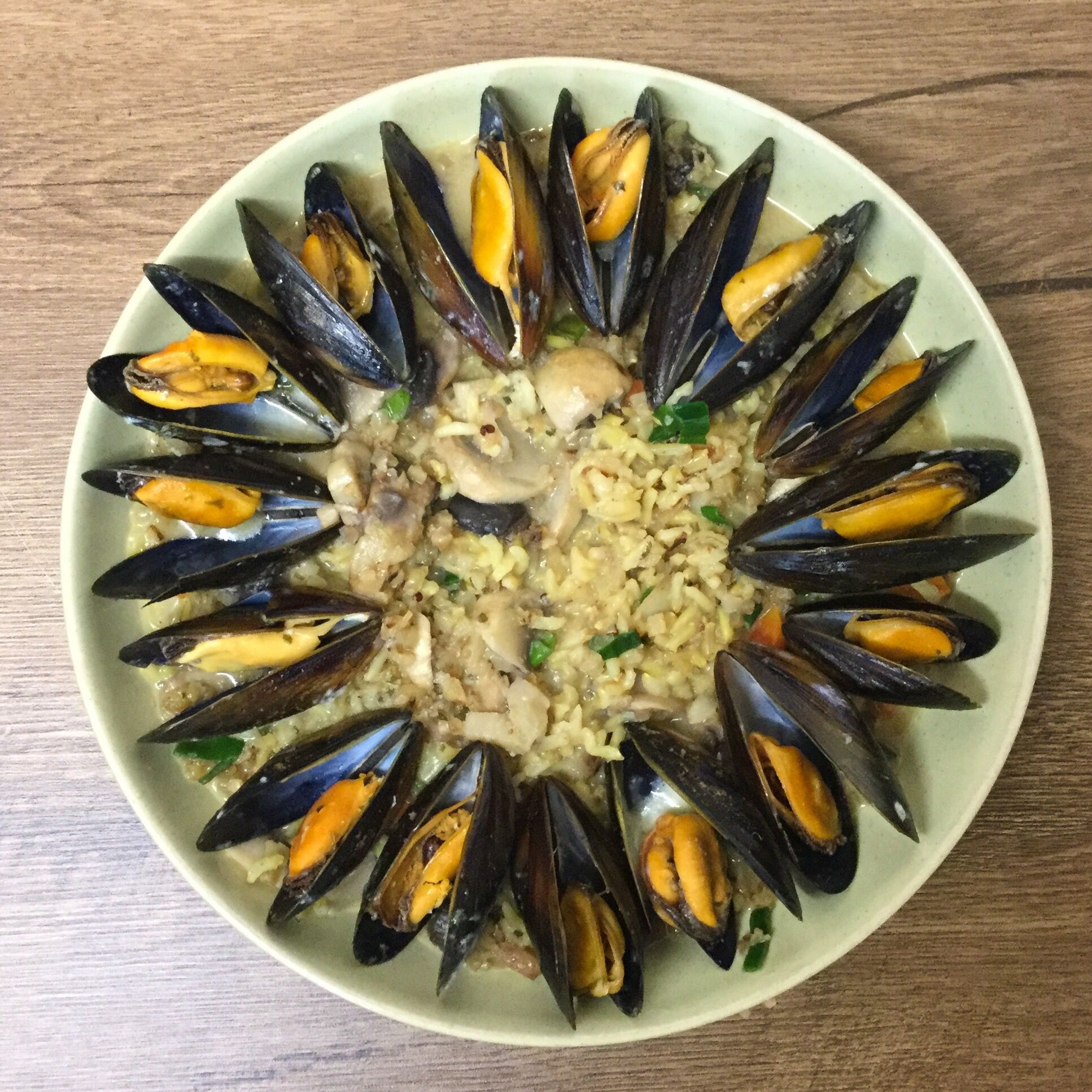 RECYCLE YOUR DINNER! Mussel Jewellery : 7 Steps - Instructables