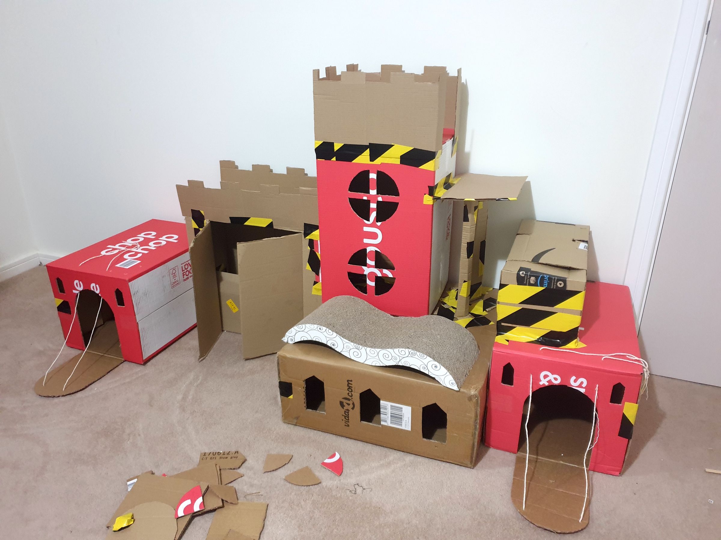 Cardboard Cat Fort With LED Remote Control Lighting and Real Drawbridge ...