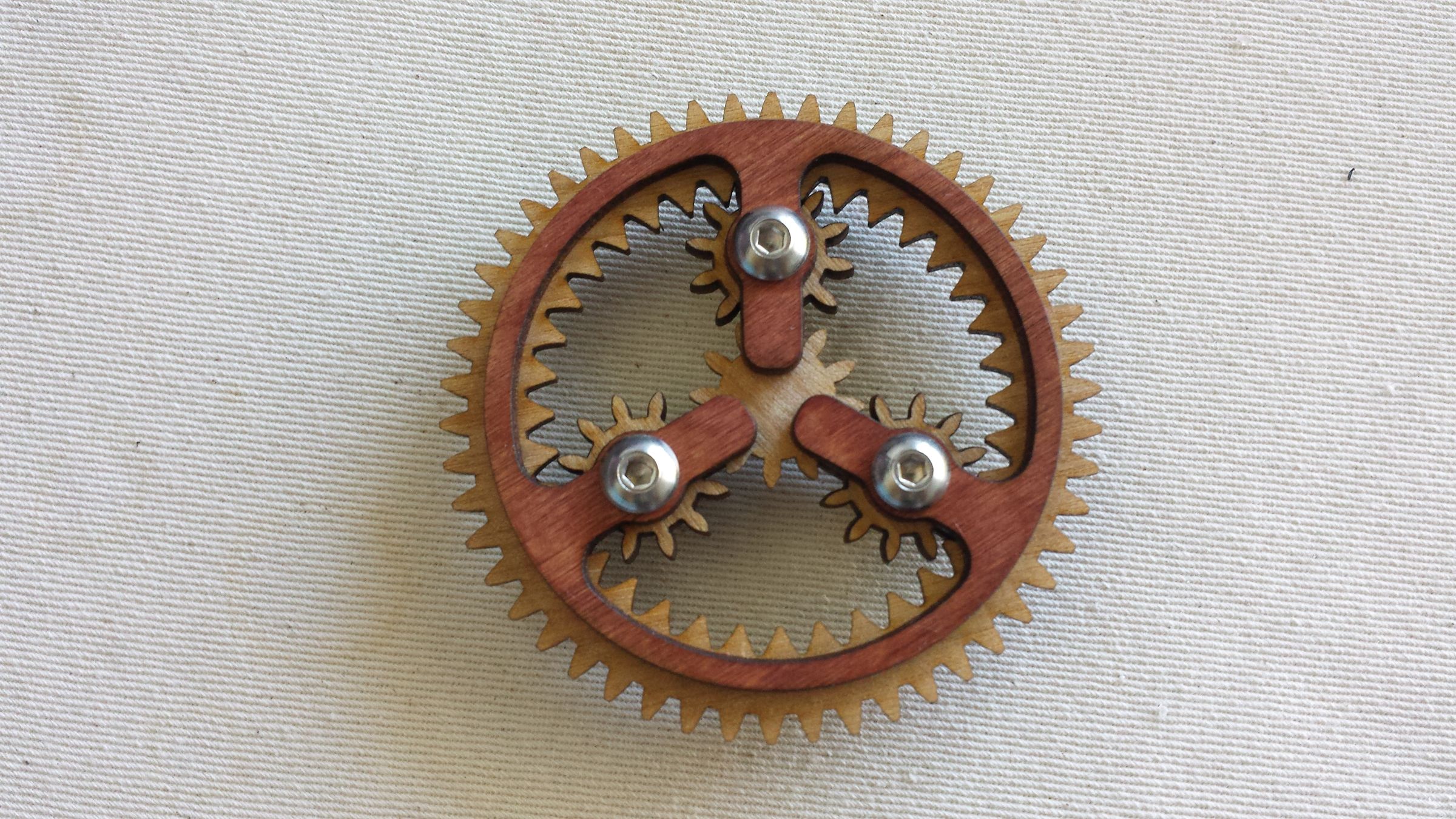 Wooden Gear Trains : 17 Steps (with Pictures) - Instructables