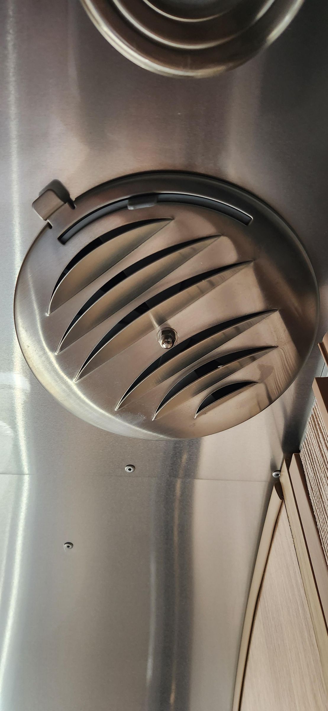 Airstream A/C Ceiling Vent Fix : 5 Steps - Instructables
