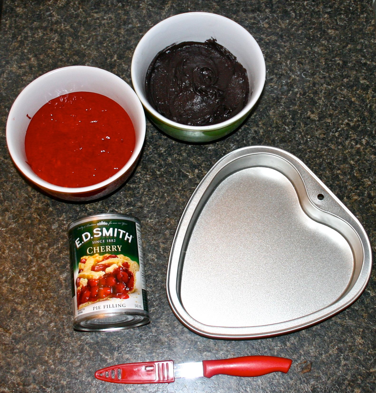 Bleeding Heart Cake : 4 Steps - Instructables