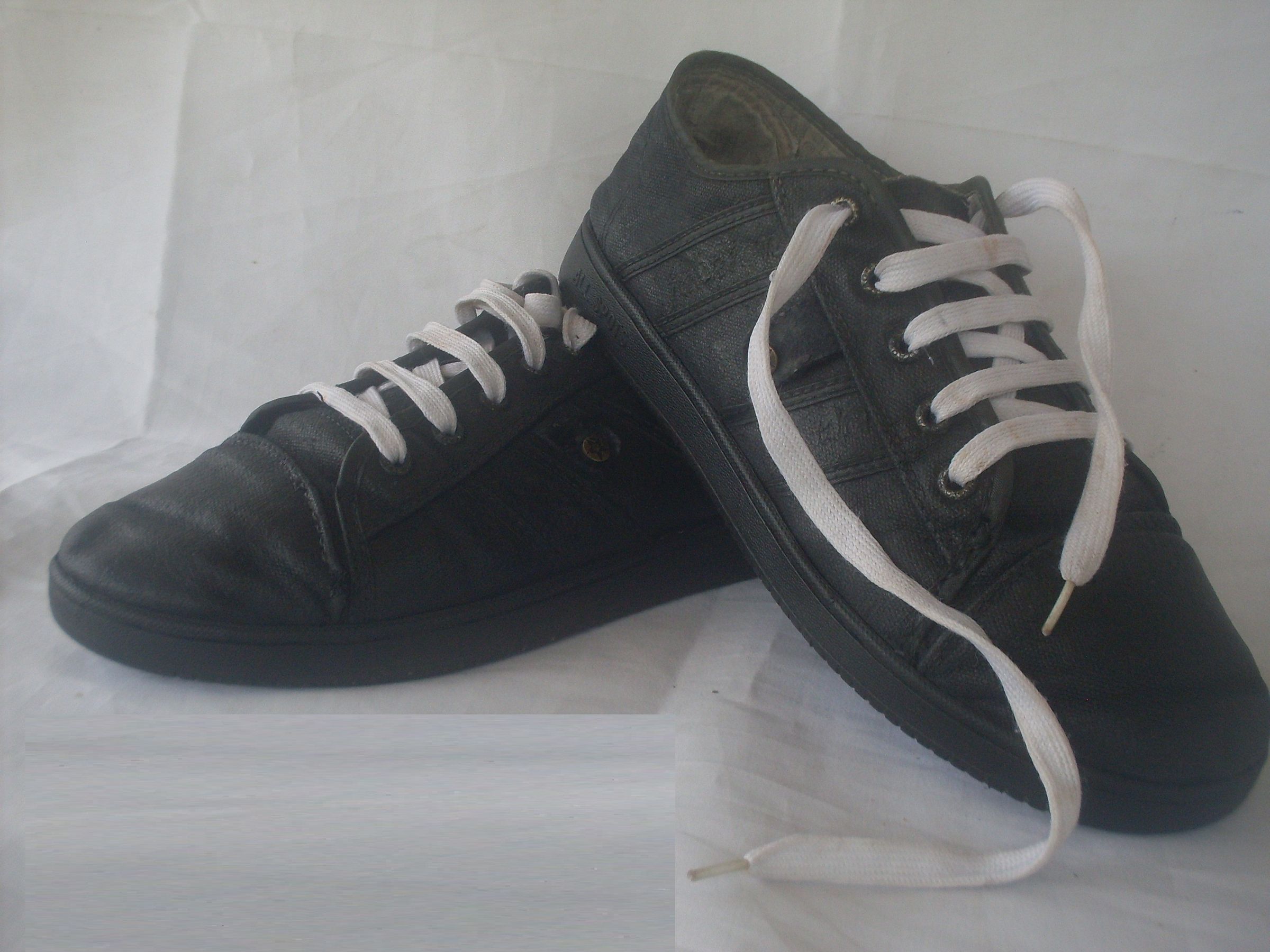 Permanent Shoe Dyeing Technique : 6 Steps - Instructables