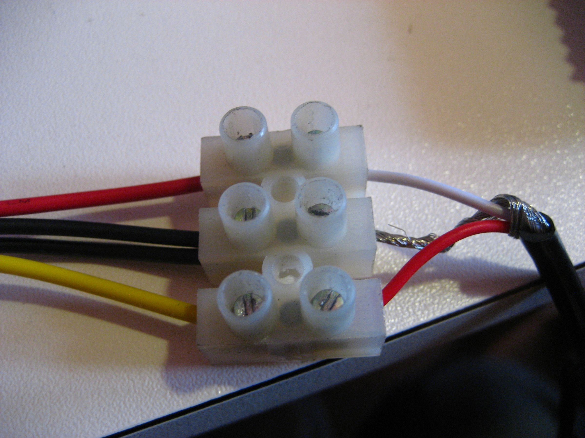 Molex SATA Floppy External Power Supply : 6 Steps - Instructables
