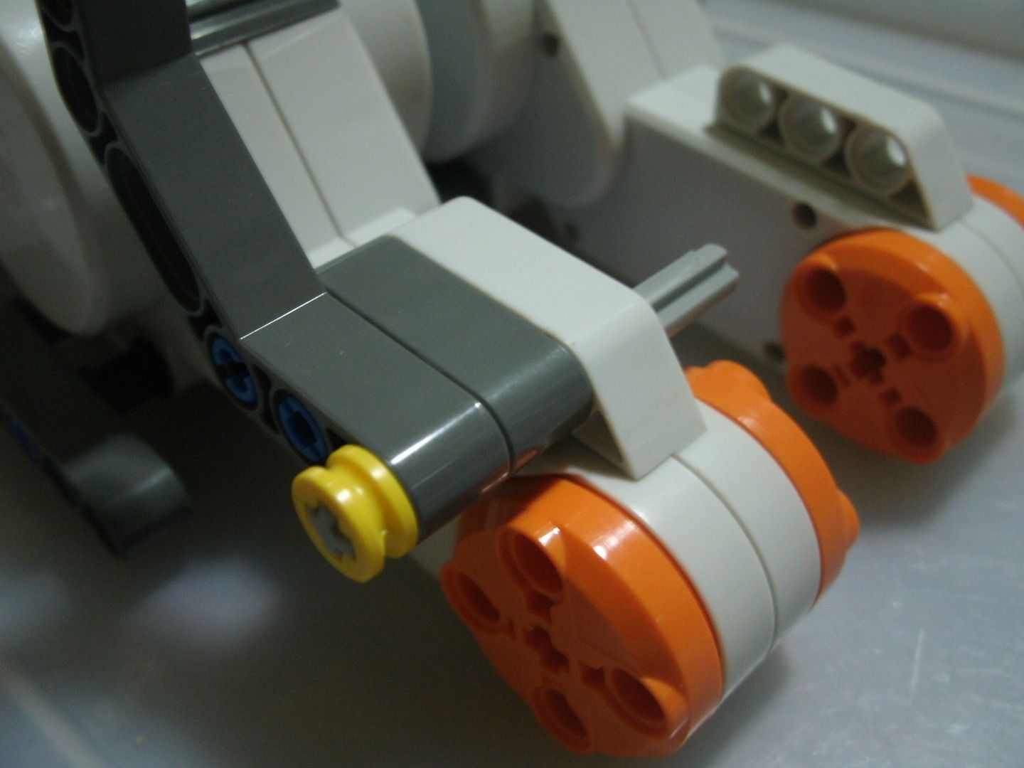 40cm/second NXT Robot : 17 Steps - Instructables