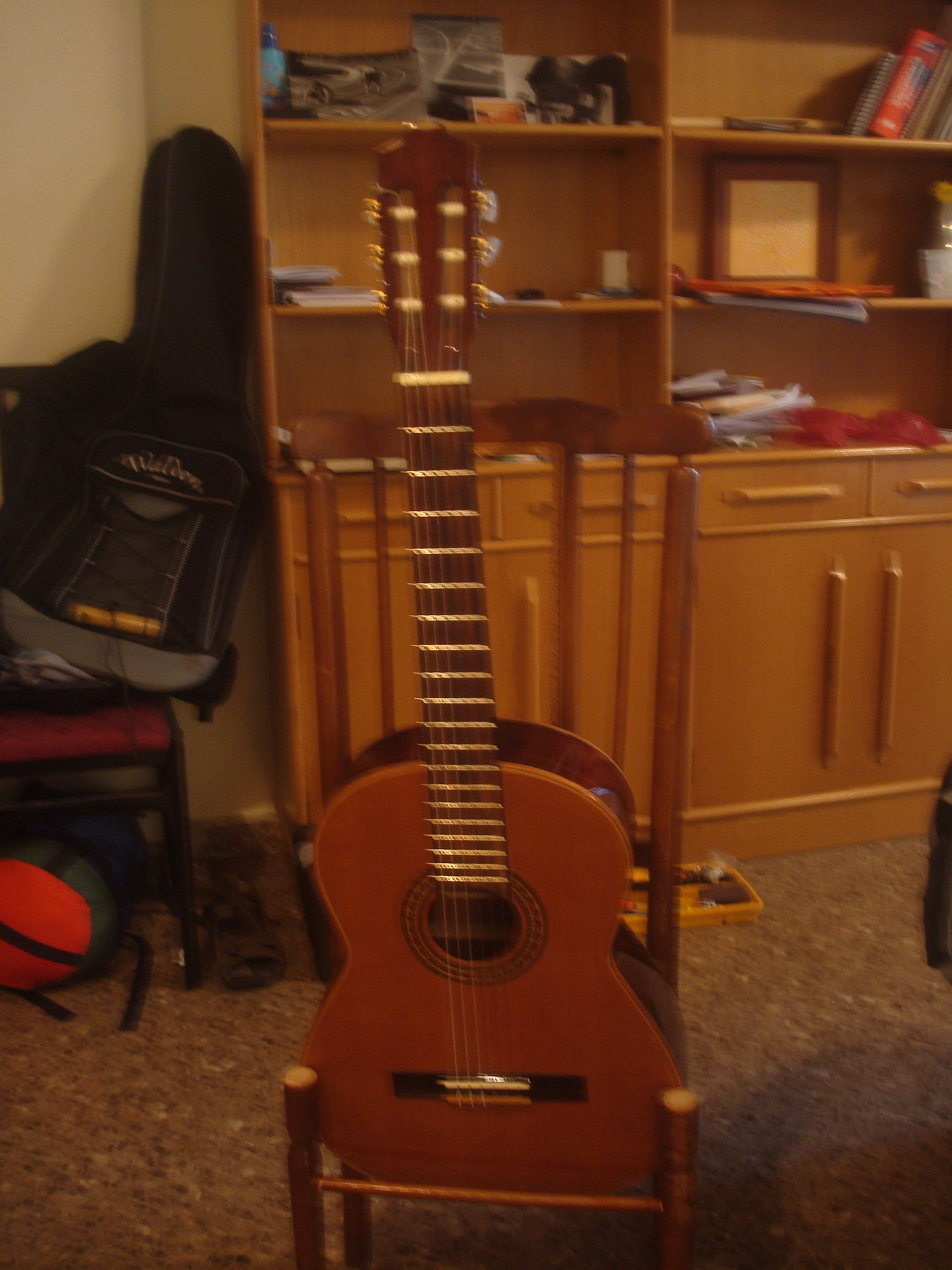 Chair Guitar Stand : 8 Steps - Instructables