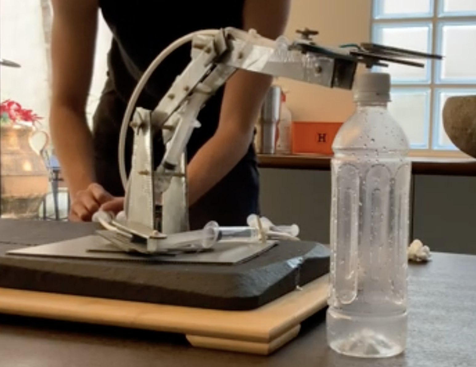 Hydraulic Arm(student Develop Version) : 6 Steps - Instructables