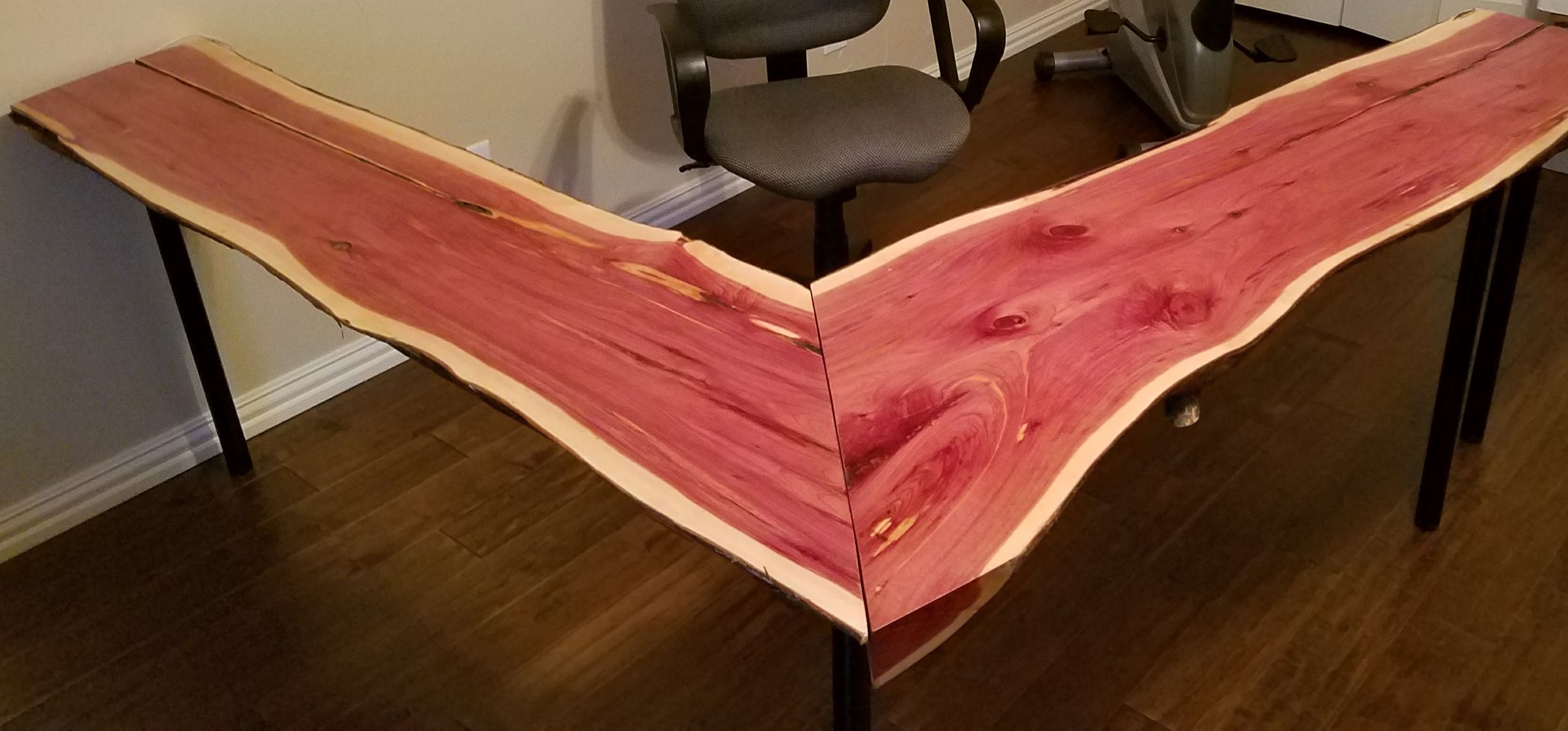 Live Edge Cedar Industrial Computer Desk : 8 Steps (with Pictures ...