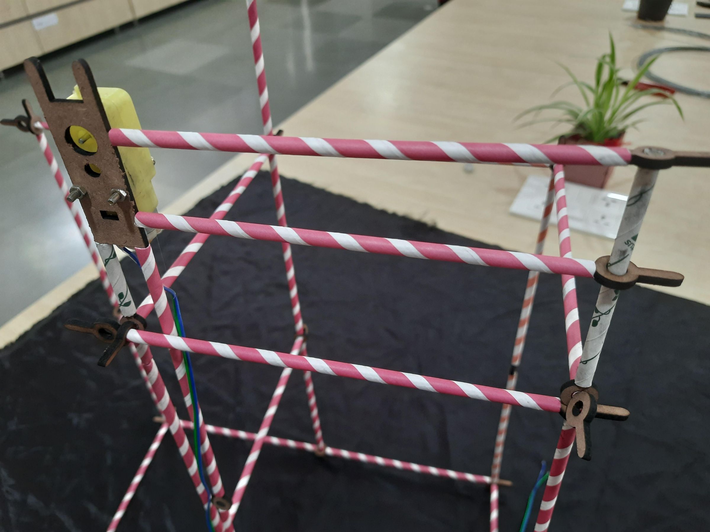 Ferris Wheel by Paper Straw ( Eco Friendly Materials) : 4 Steps ...