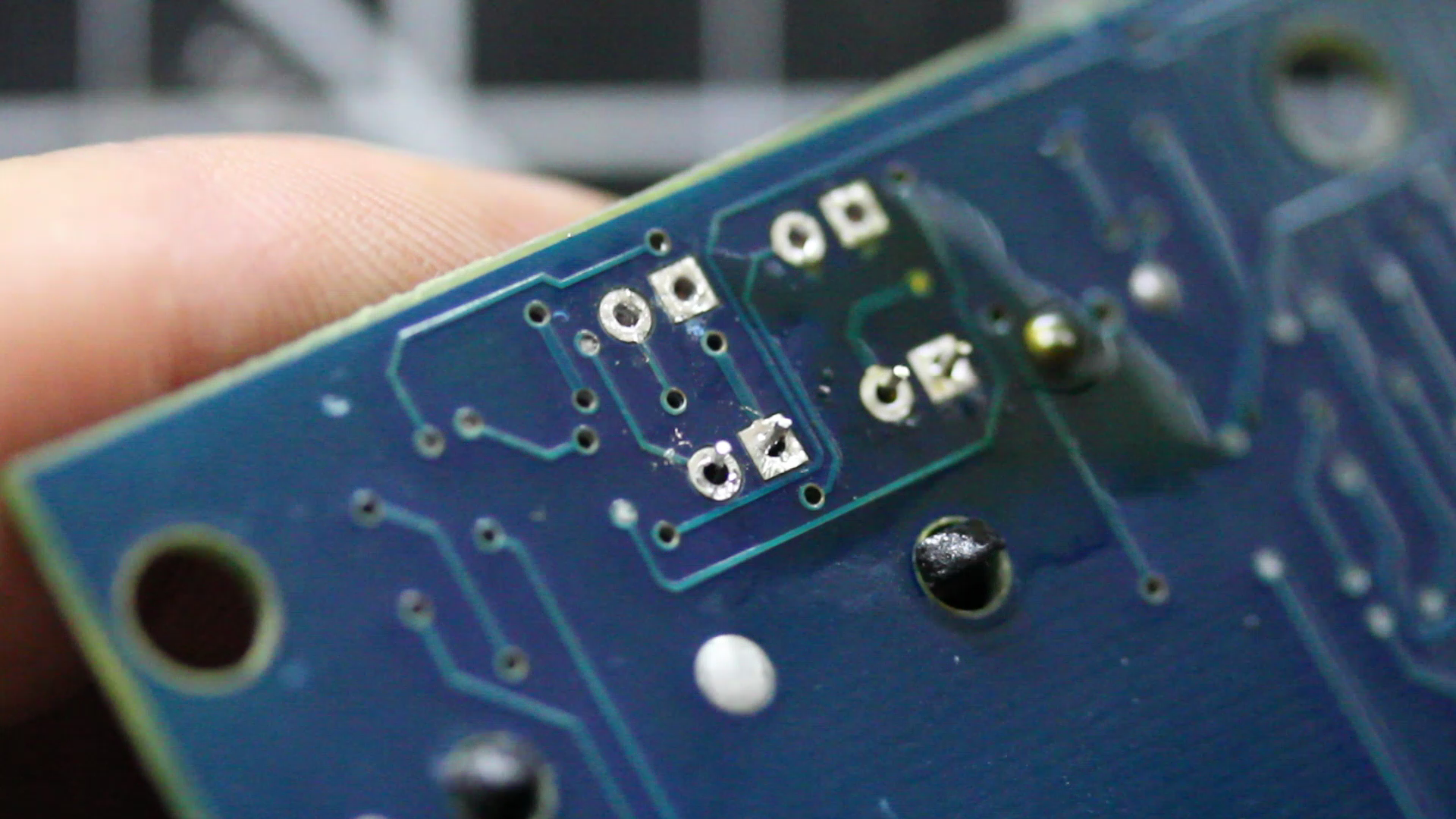 Desoldering | Soldering Basics : 8 Steps (with Pictures) - Instructables