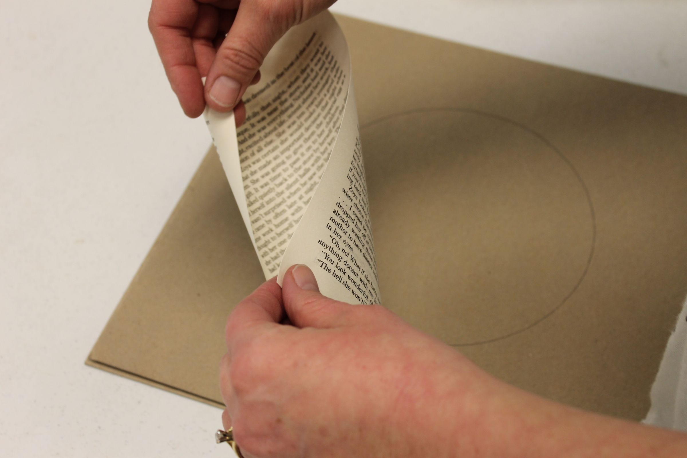 Recycled Book Wreath : 5 Steps (with Pictures) - Instructables