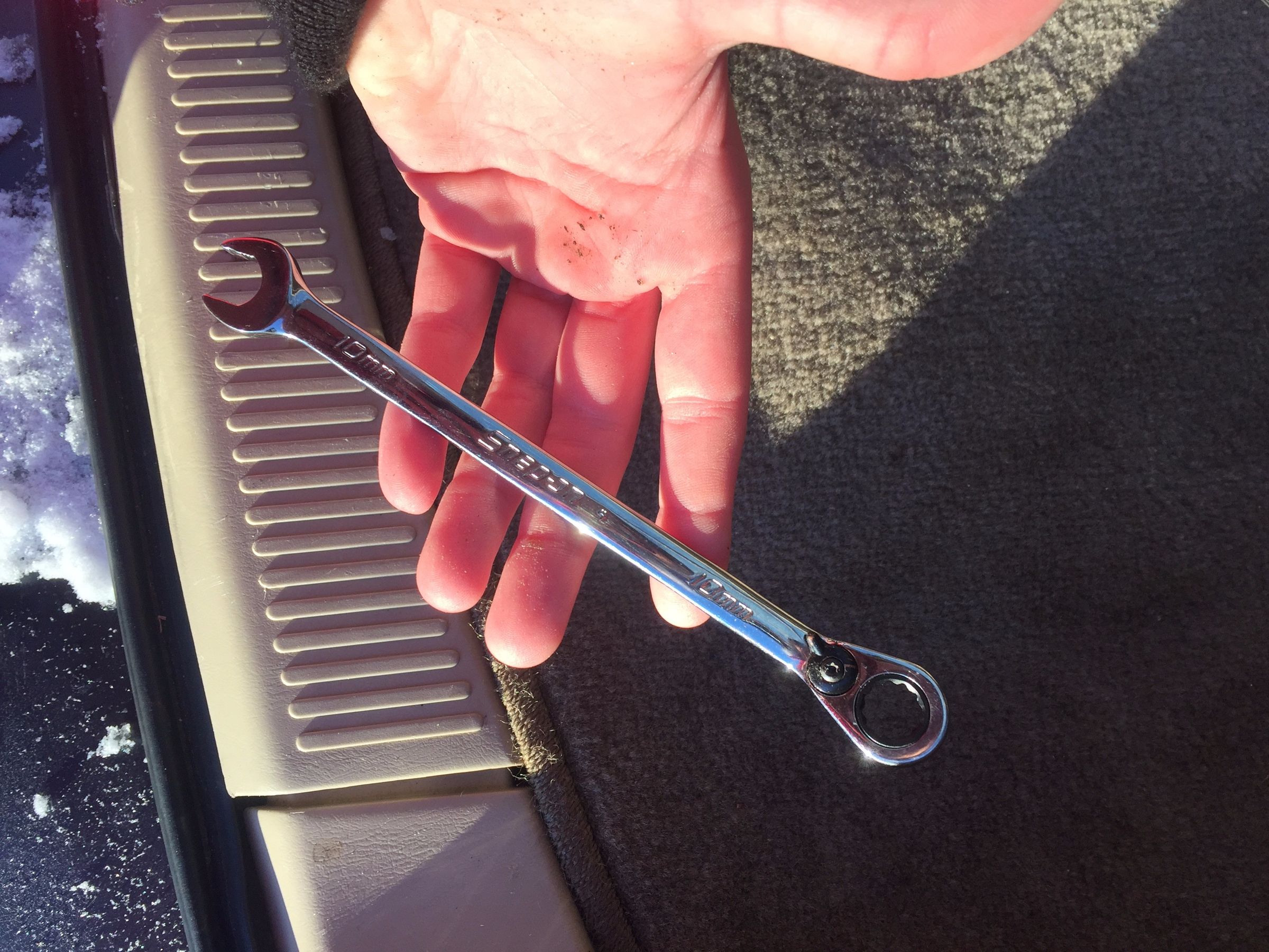 How to Replace Trunk Lift Suppports : 13 Steps (with Pictures ...