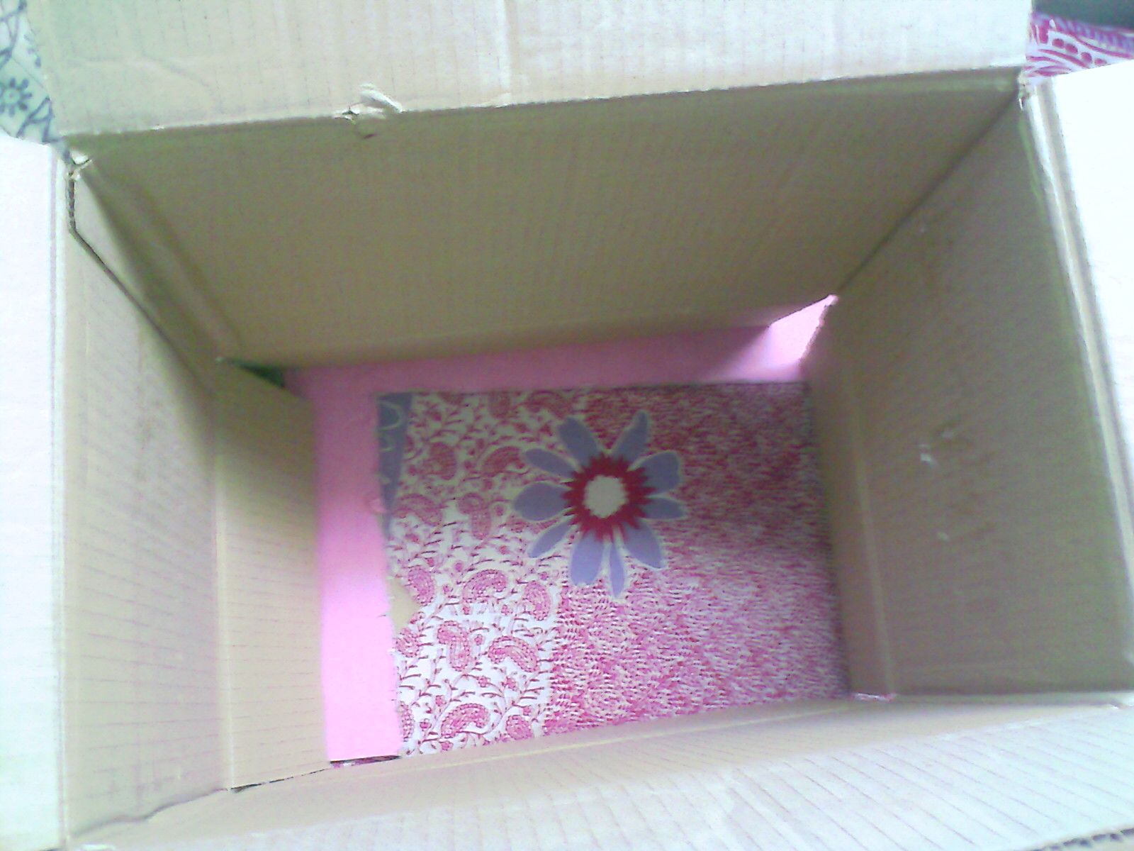 Cardboard Box Secret Compartment/Fake Bottom. : 6 Steps - Instructables