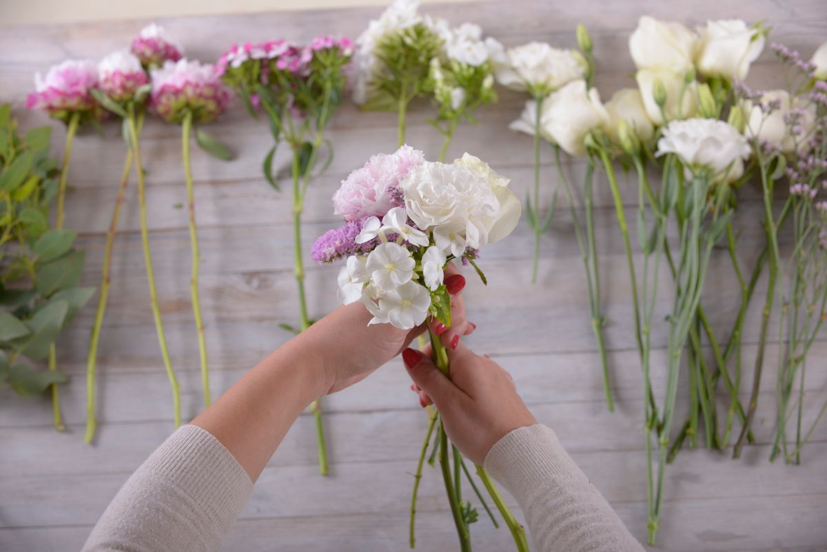 DIY With Flowers: Bridal Bouquet : 12 Steps (with Pictures) - Instructables