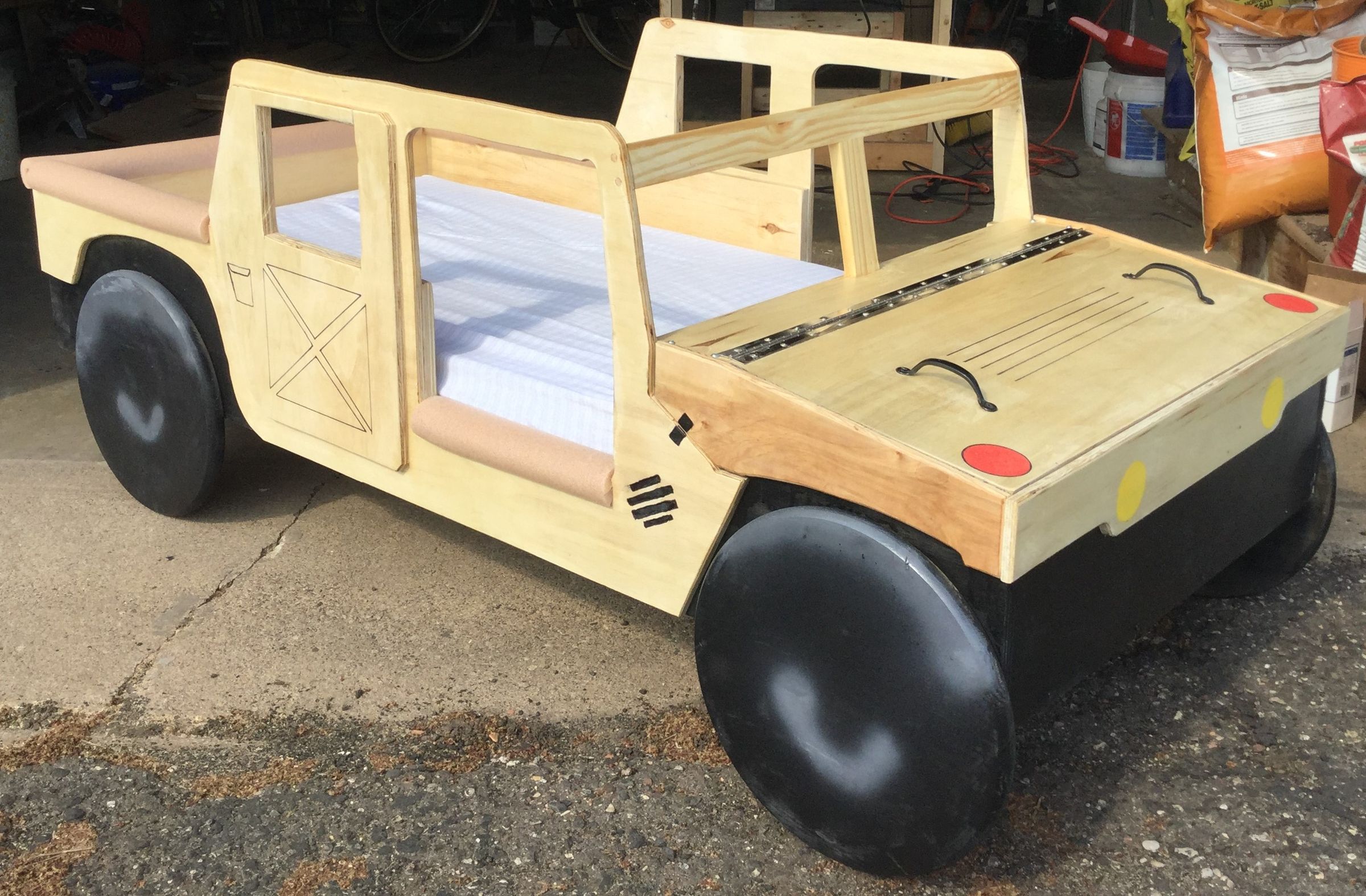 Humvee Toddler Bed With Toy Box : 3 Steps - Instructables