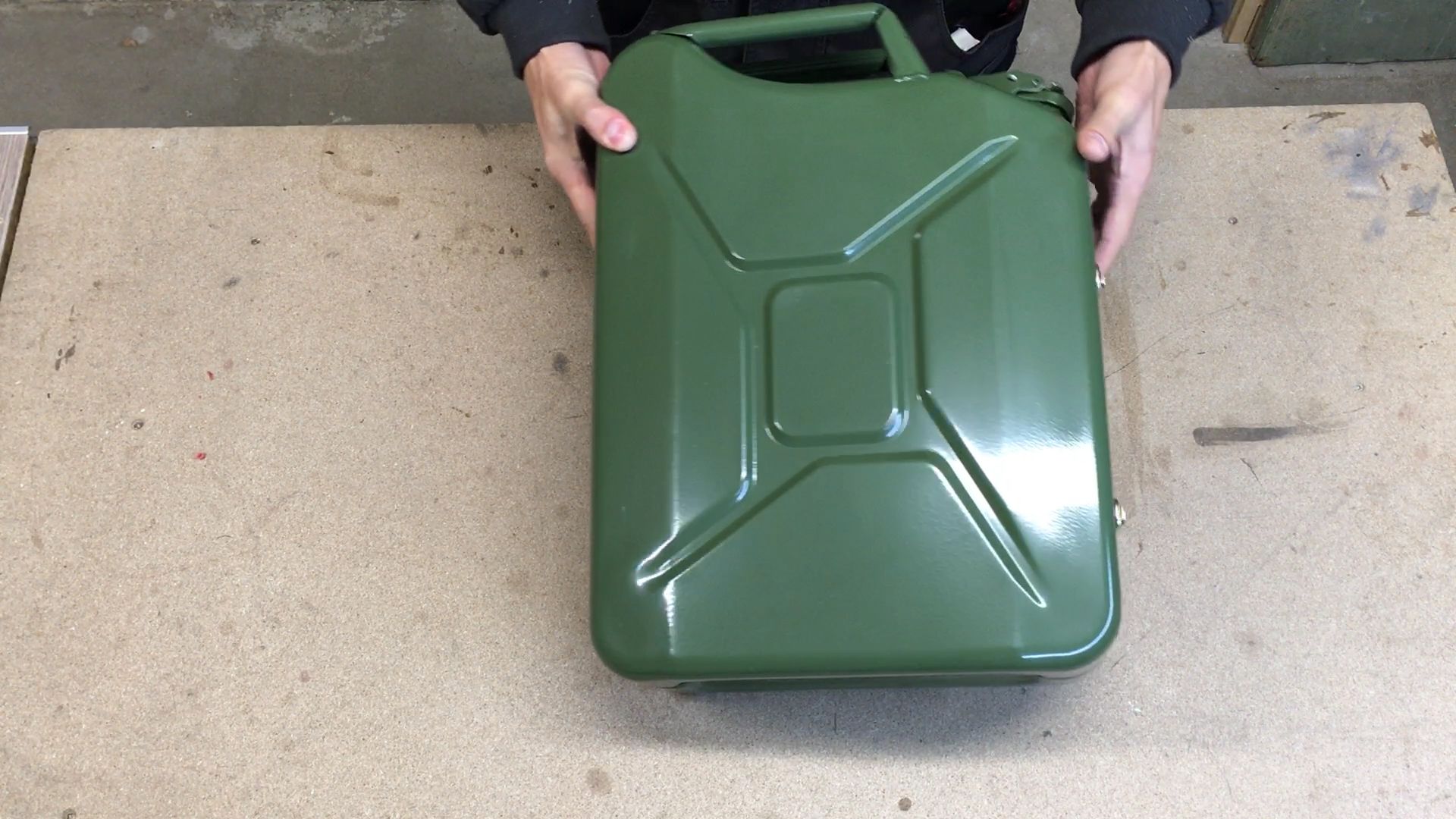 How to Make a Mini Bar From Jerry Can : 10 Steps (with Pictures ...