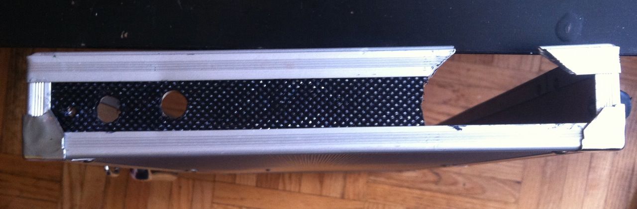 Guitar Effects Pedalboard & Case W/ Isolated Power Supply : 5 Steps ...