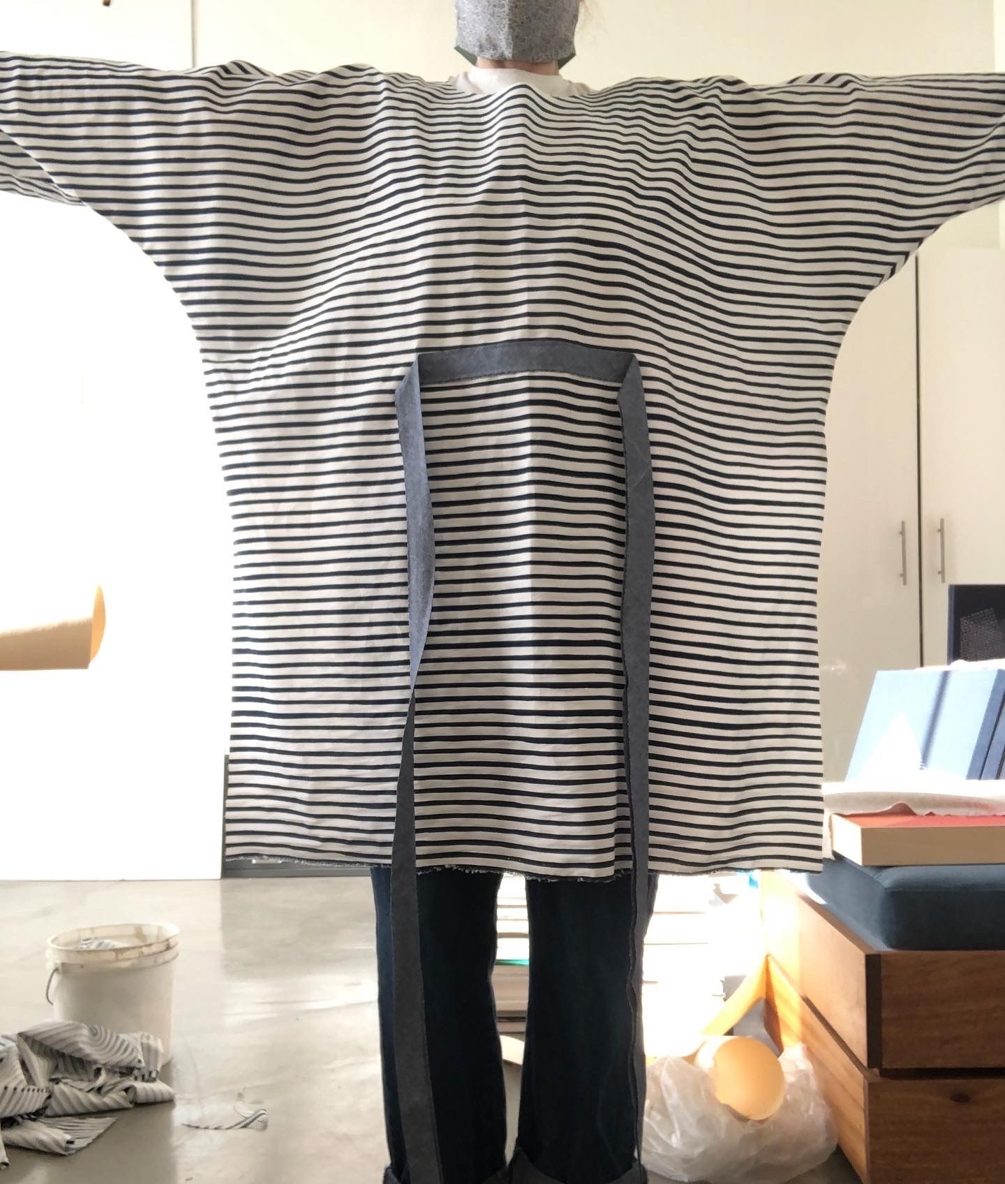 Simple PPE Gown : 3 Steps - Instructables