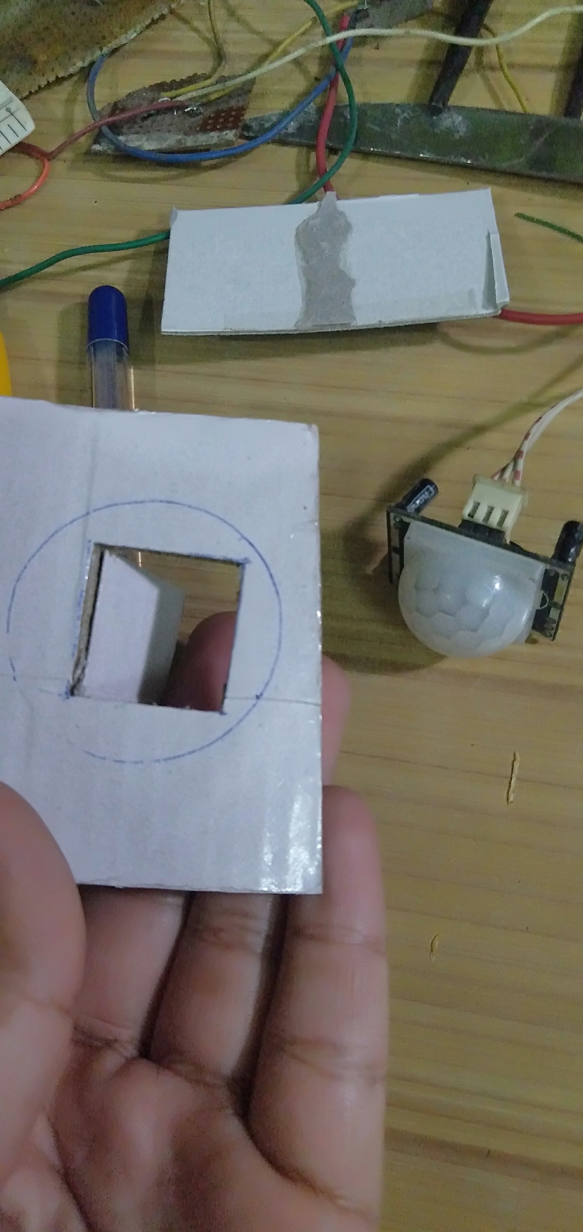 Vehicle Parking Alarm System Using PIR Sensor- DIY : 7 Steps (with ...