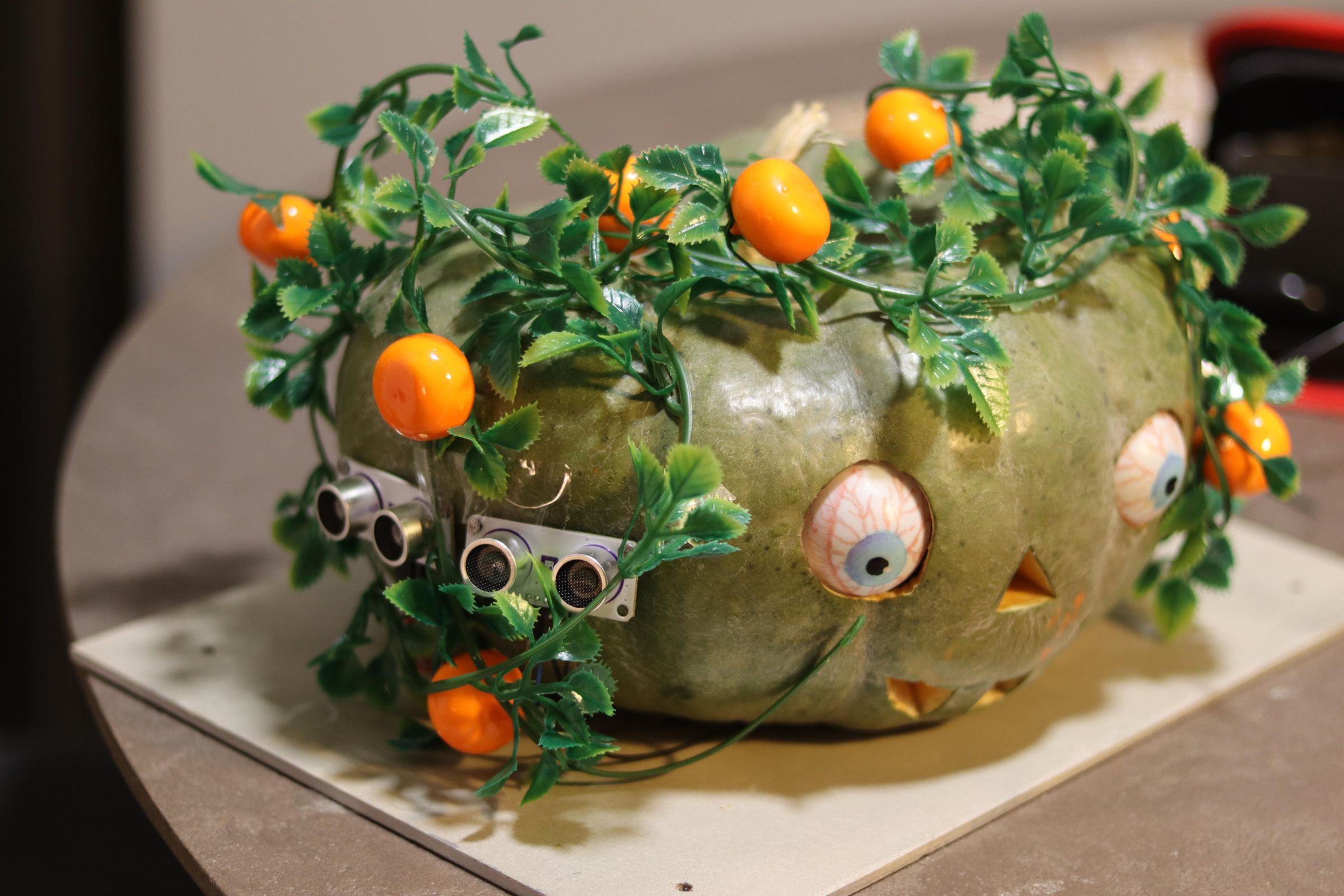 CURIOUS PUMPKIN (Rotating Eyes Jack-o'-lantern for Halloween Decoration ...