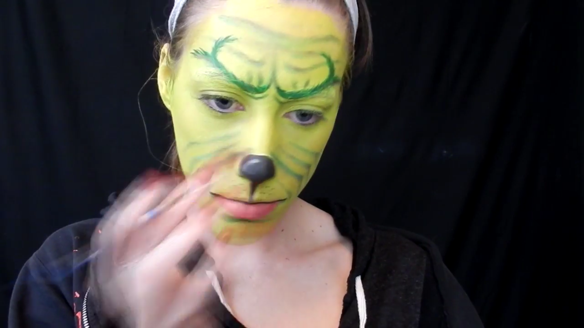 LATE: Grinch Face Paint : 8 Steps (with Pictures) - Instructables