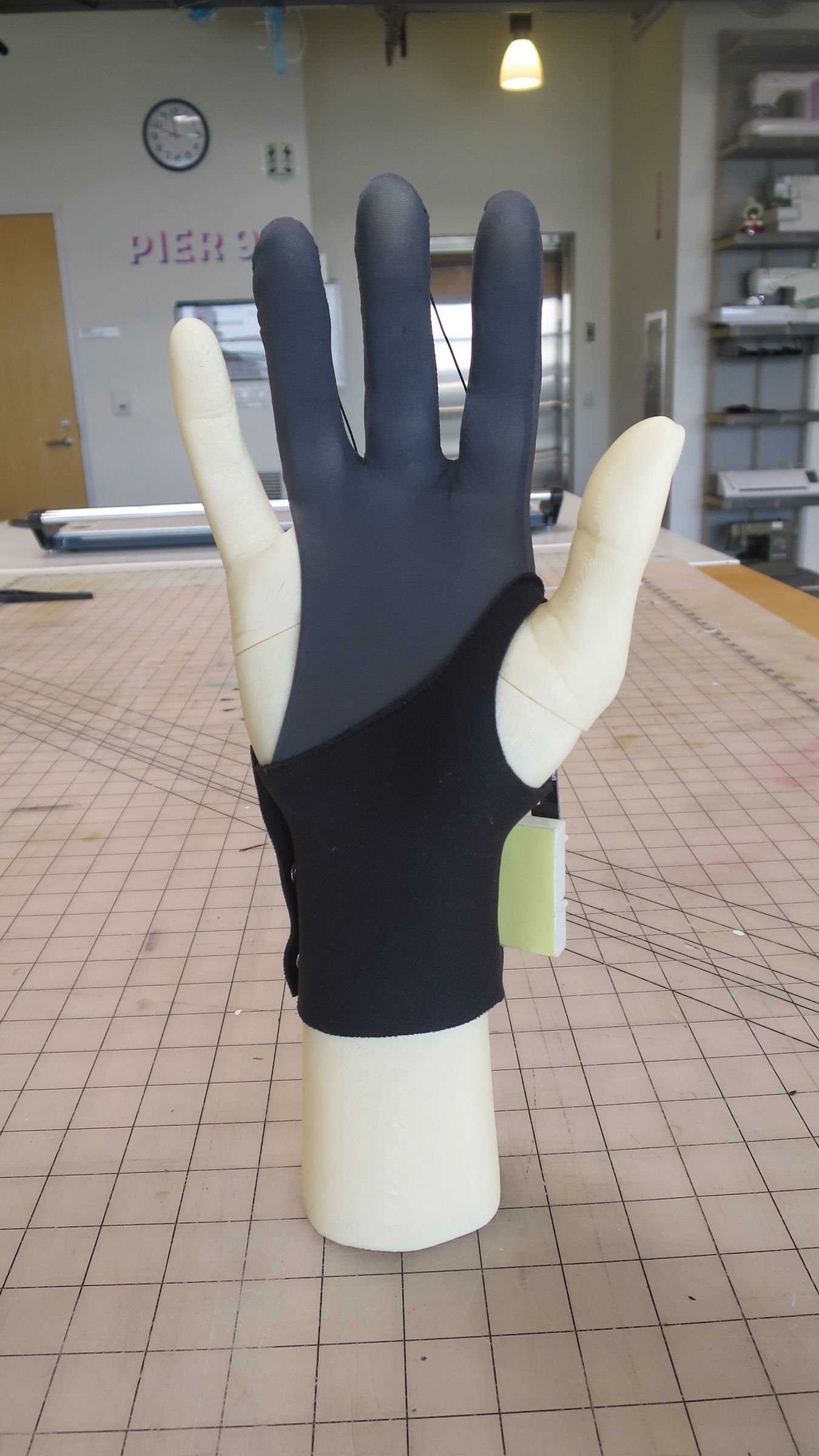 3D Scanning My Hand and Printing the Perfect Glove Mannequin : 8 Steps ...