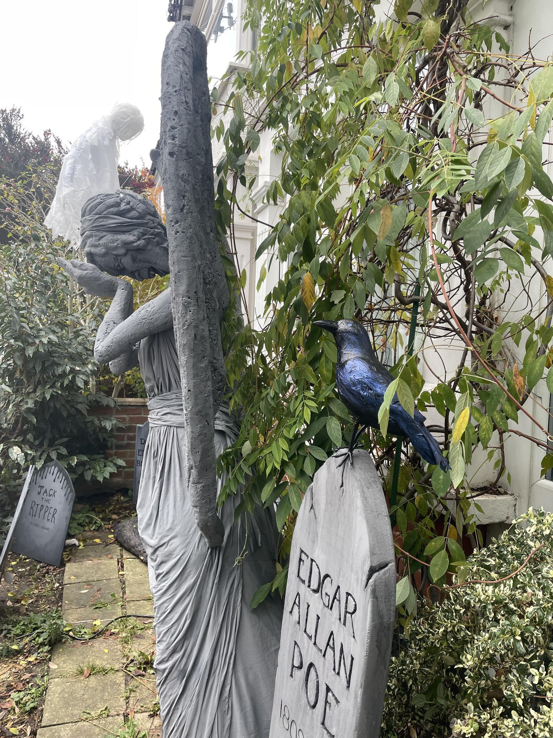 Life-size Moving Weeping Angel : 14 Steps (with Pictures) - Instructables