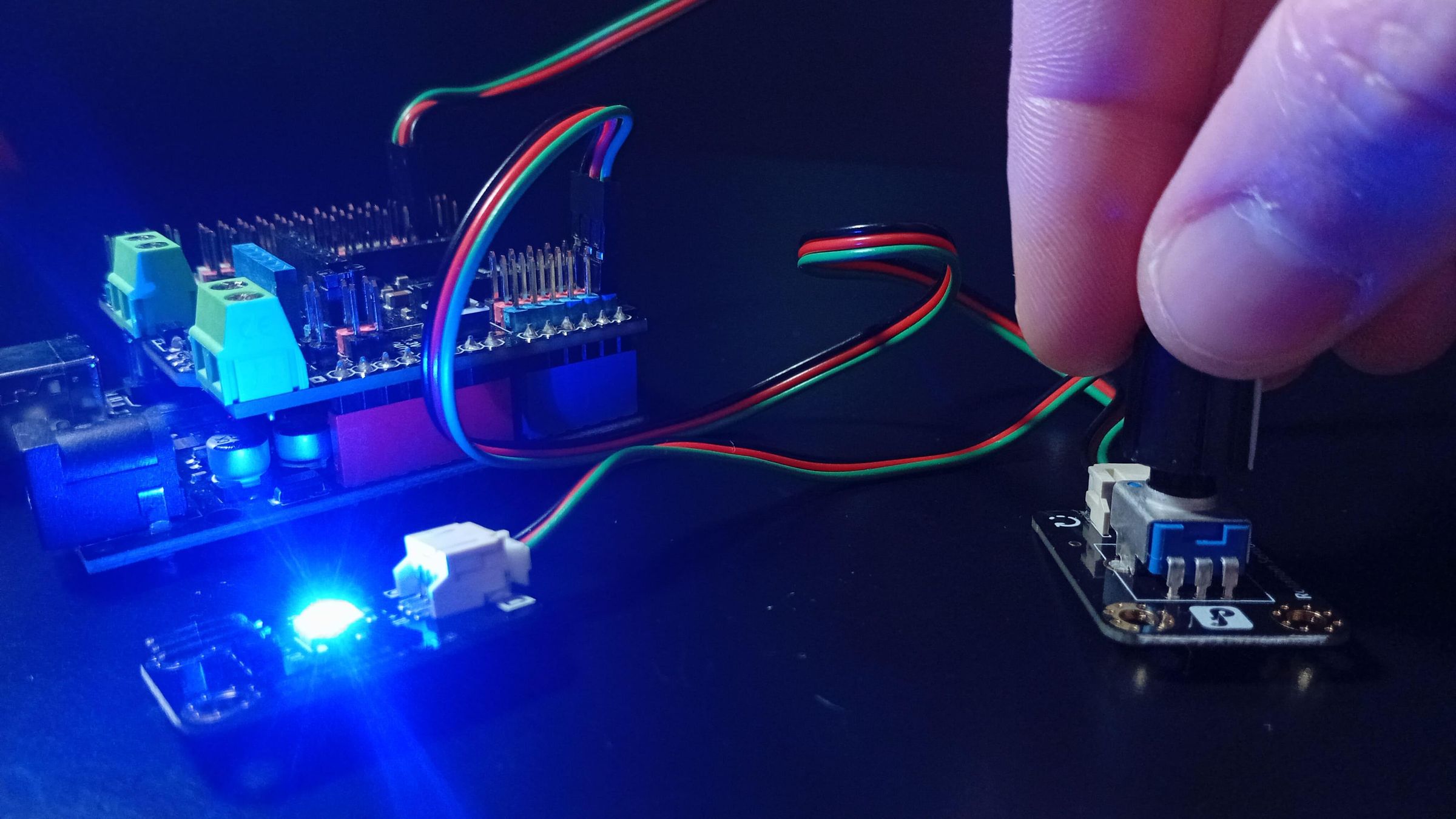 How to Use Potentiometers With Arduino - Lesson #9 : 8 Steps (with ...