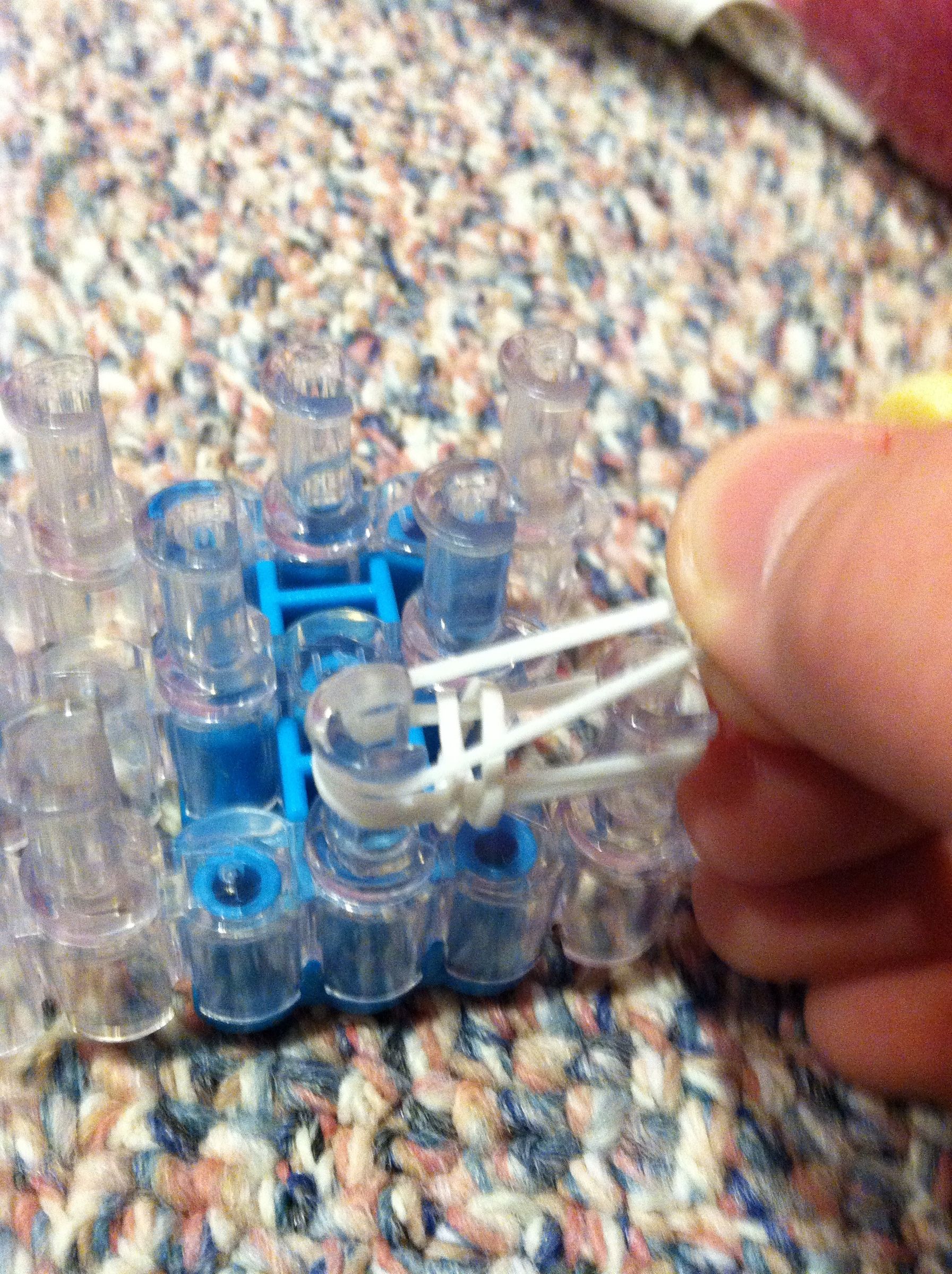 Rainbow Loom Fish Tail : 11 Steps - Instructables