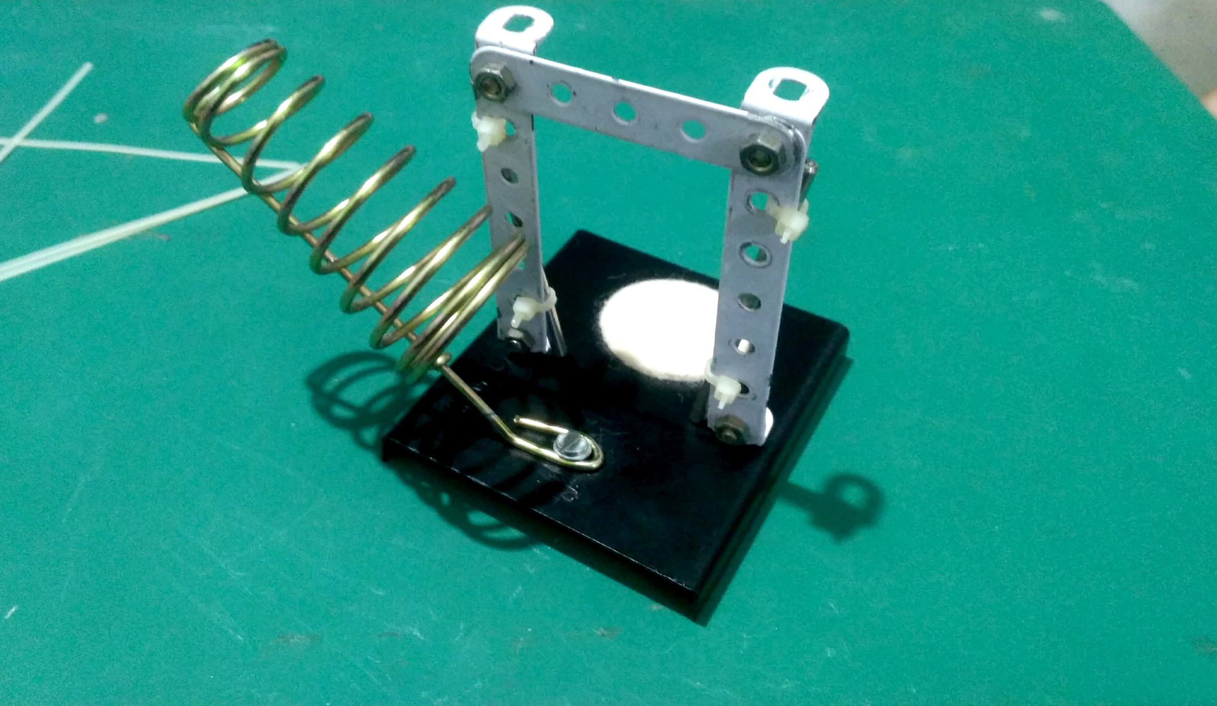 DIY Helping Hands for Soldering : 9 Steps (with Pictures) - Instructables