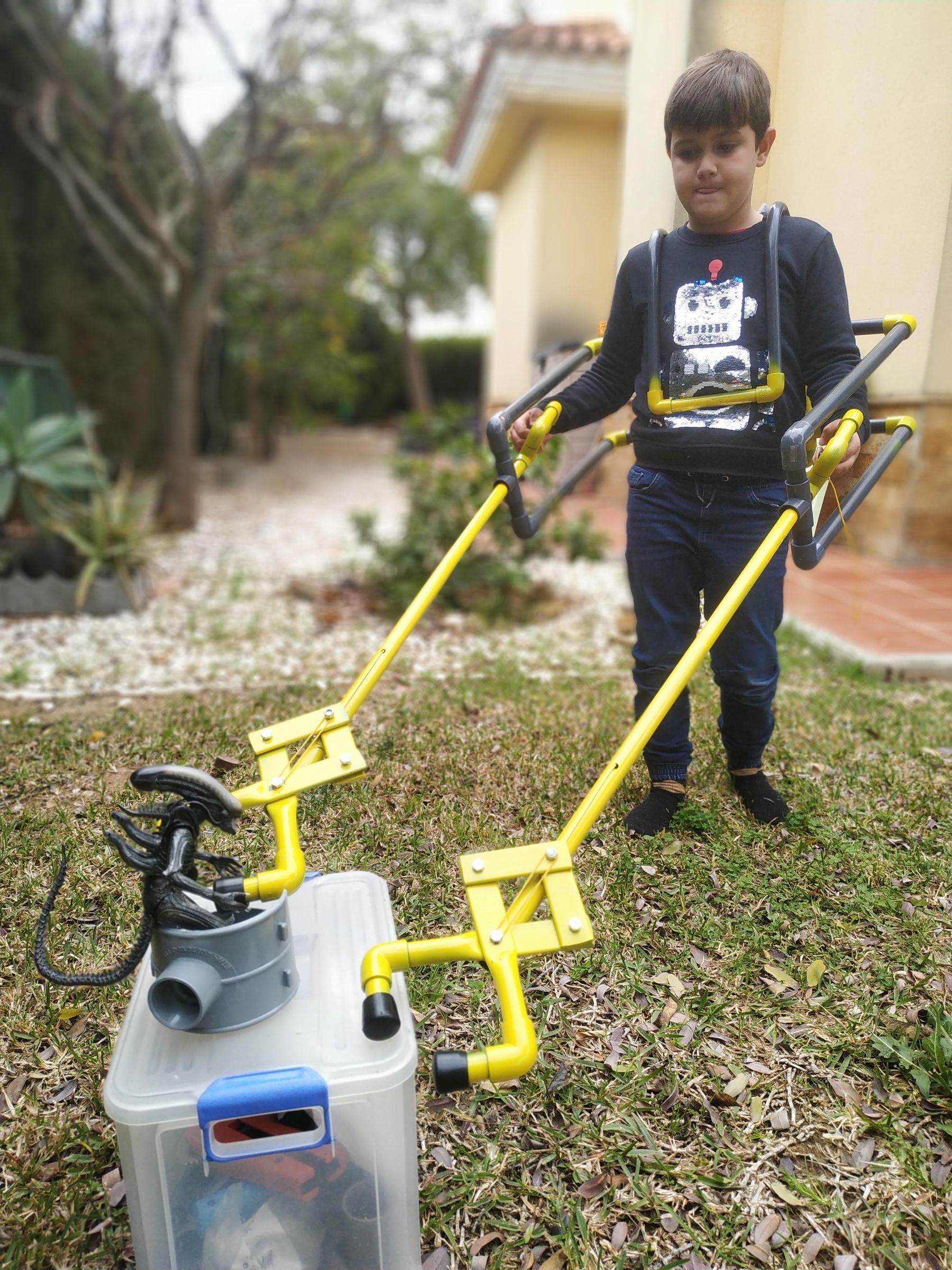 Dr. Sixtopus: a PVC Exoskeleton for Kids : 6 Steps (with Pictures ...