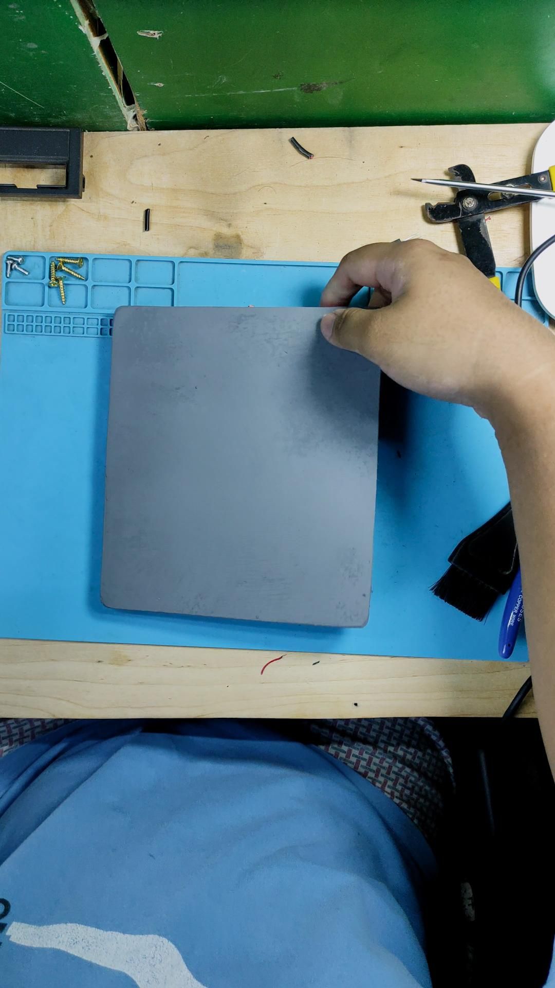 Homebrew PCB Shaker for Etching Using an Old DVD Rom! : 8 Steps (with ...