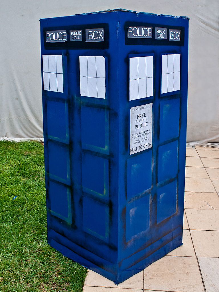 Doctor Who - Simple Fridge Box Tardis : 4 Steps (with Pictures ...
