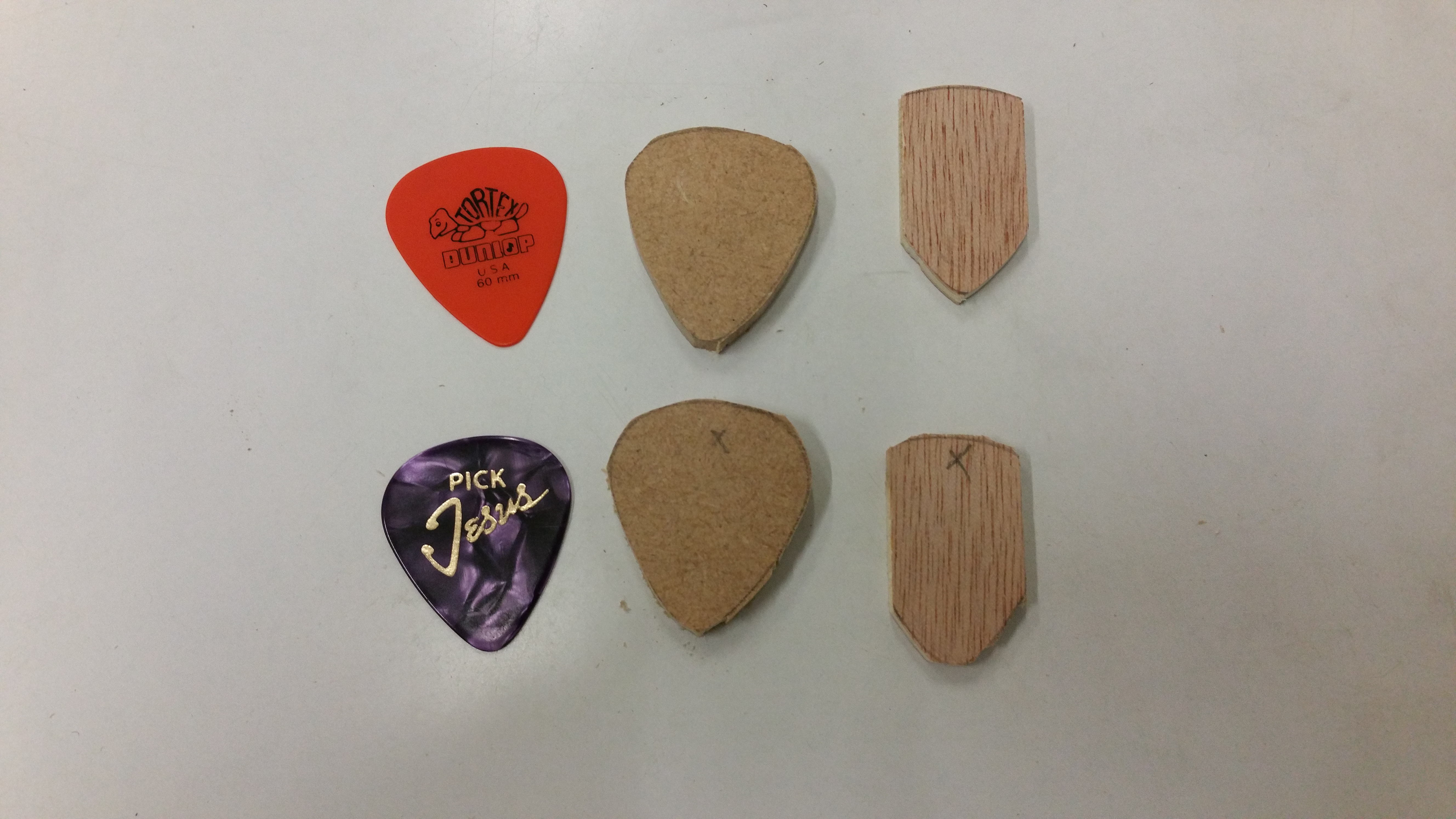 Plectrum/pick Made of Fibreboard and Plywood : 4 Steps (with Pictures ...