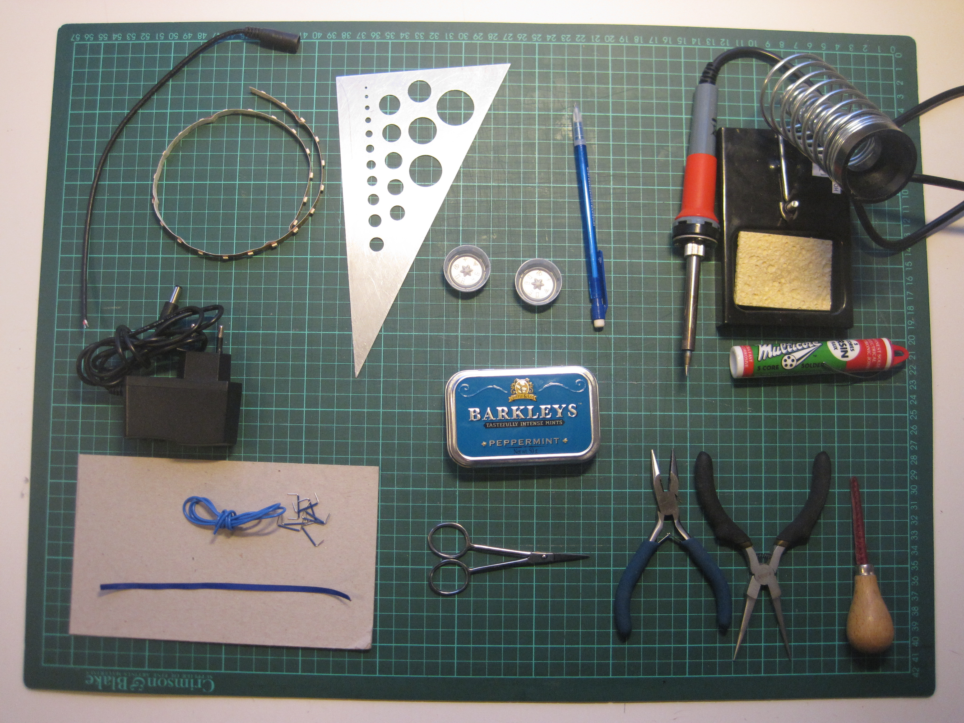 Blue LED Light Box in an Altoids(-like) Tin : 11 Steps (with Pictures ...