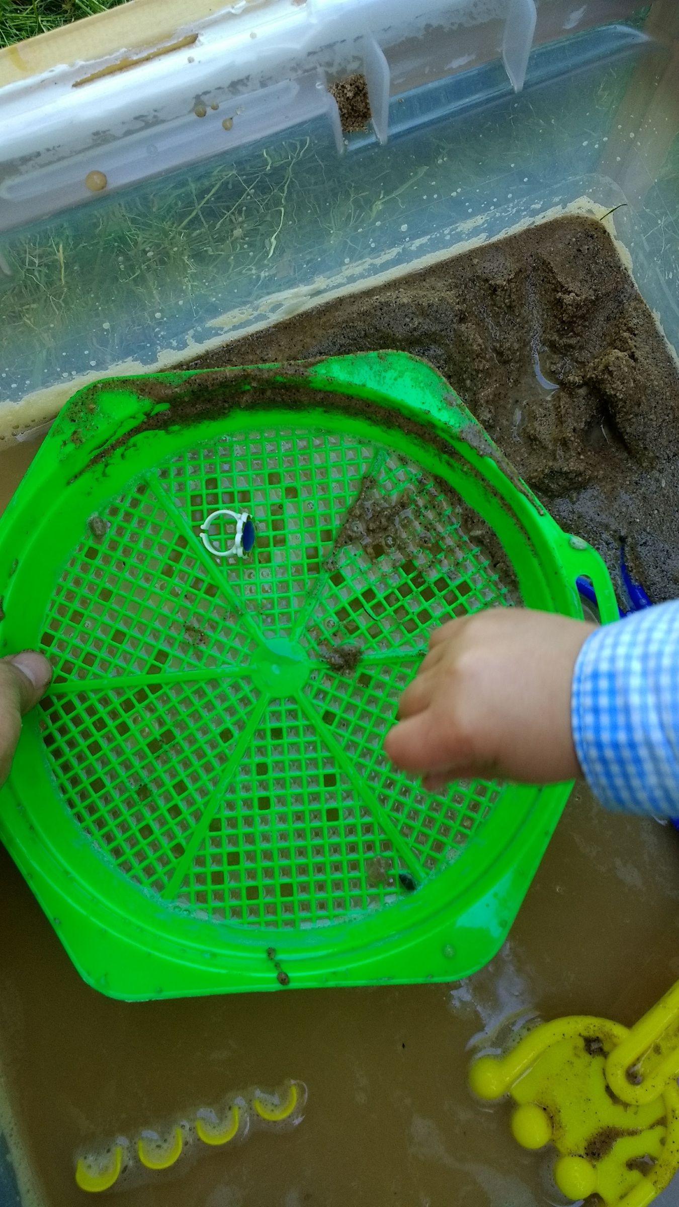 Easy Portable Sandbox and Water Table : 4 Steps (with Pictures ...