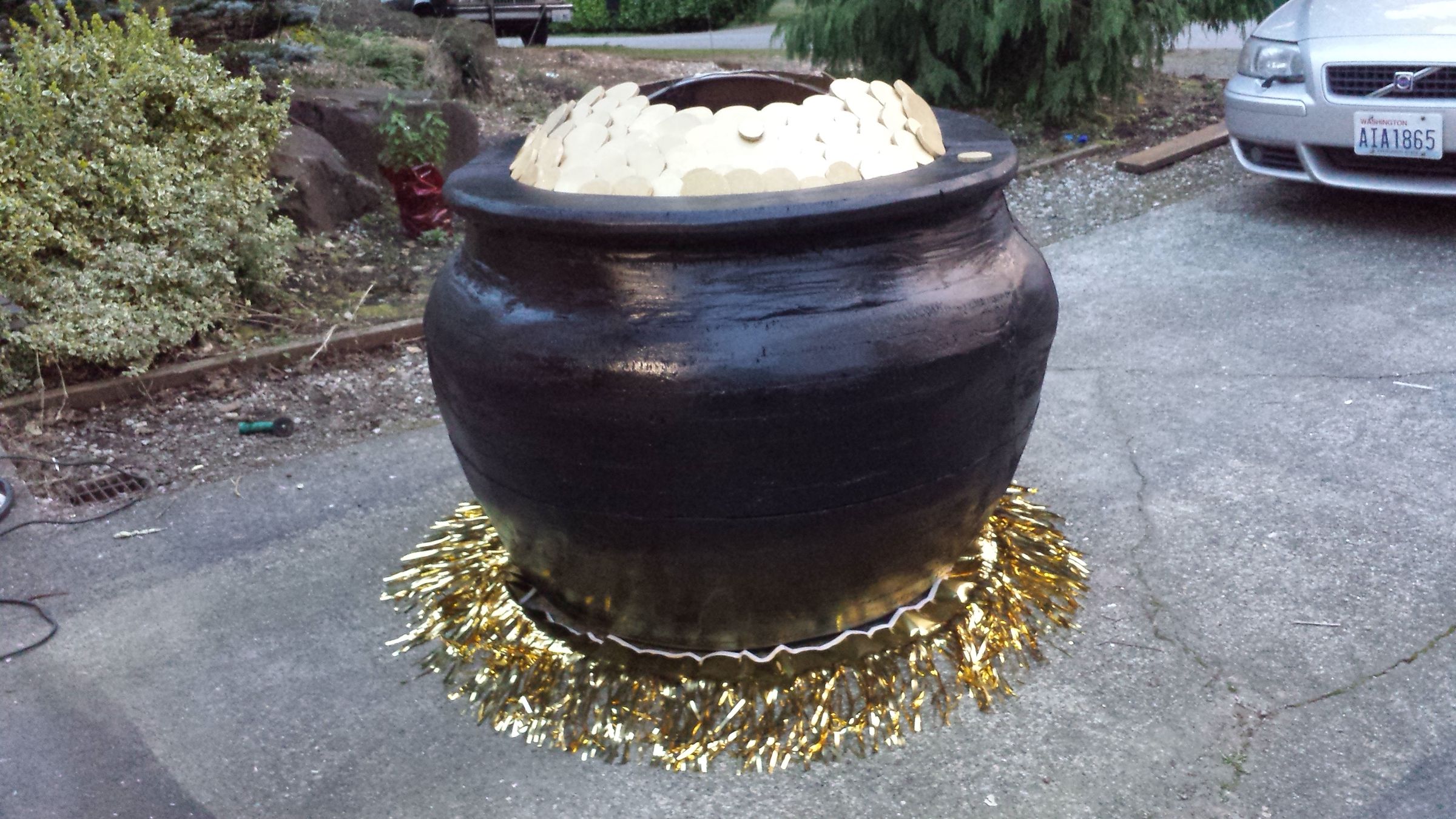 Giant Pot of Gold : 5 Steps (with Pictures) - Instructables