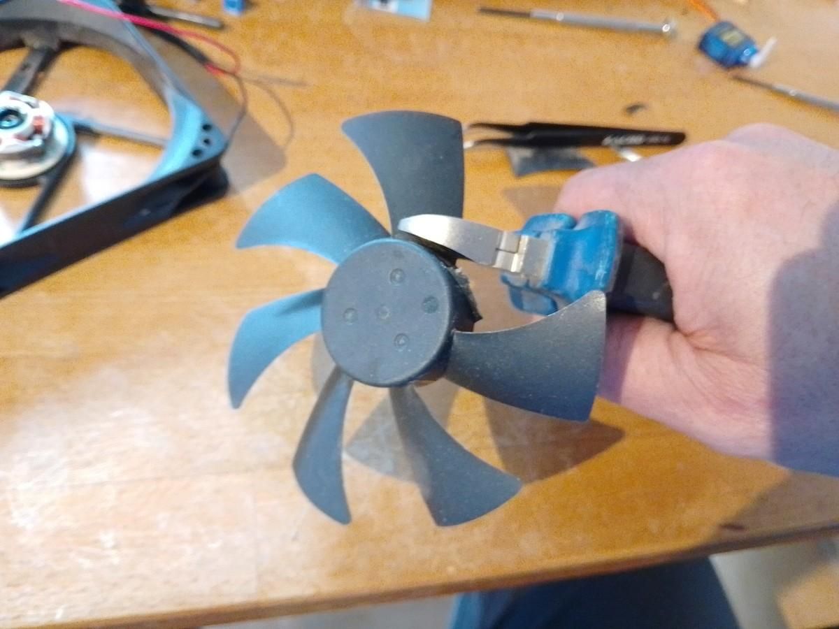 Improve a CPU Fan : 5 Steps - Instructables