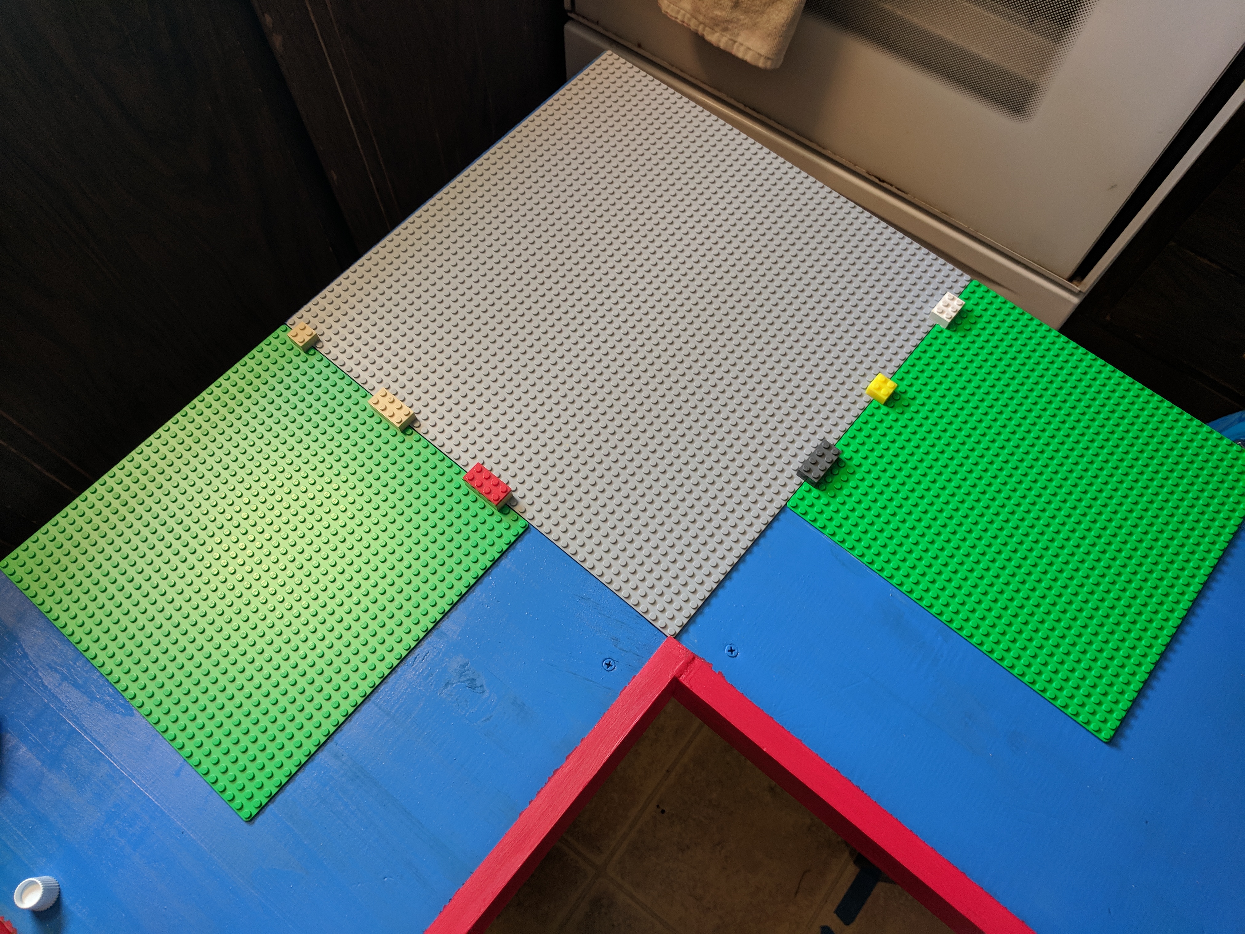 Corner Lego Table : 10 Steps (with Pictures) - Instructables