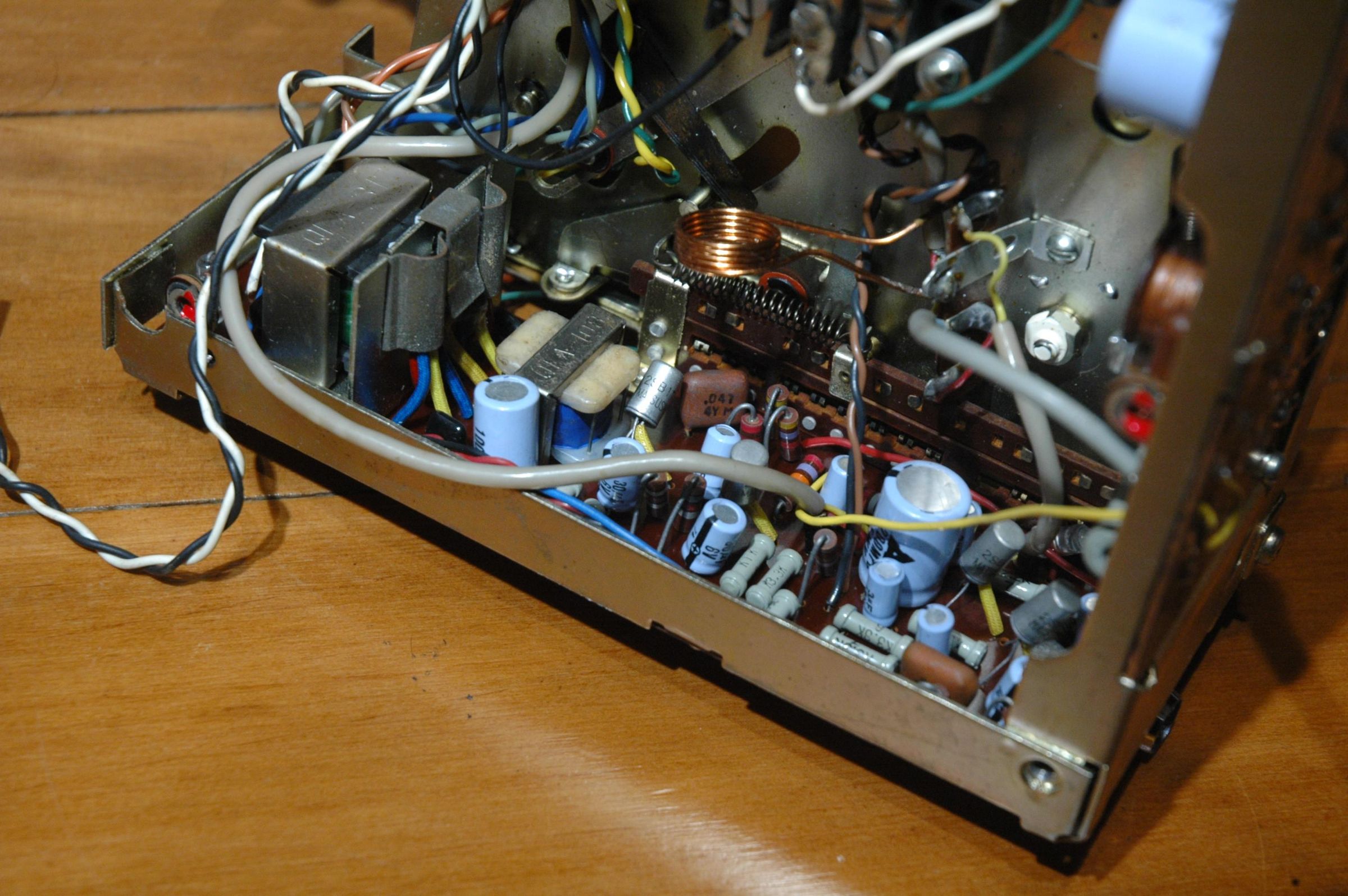 DIY E-waste Bug Sculptures From Recycled Electronics : 4 Steps (with ...