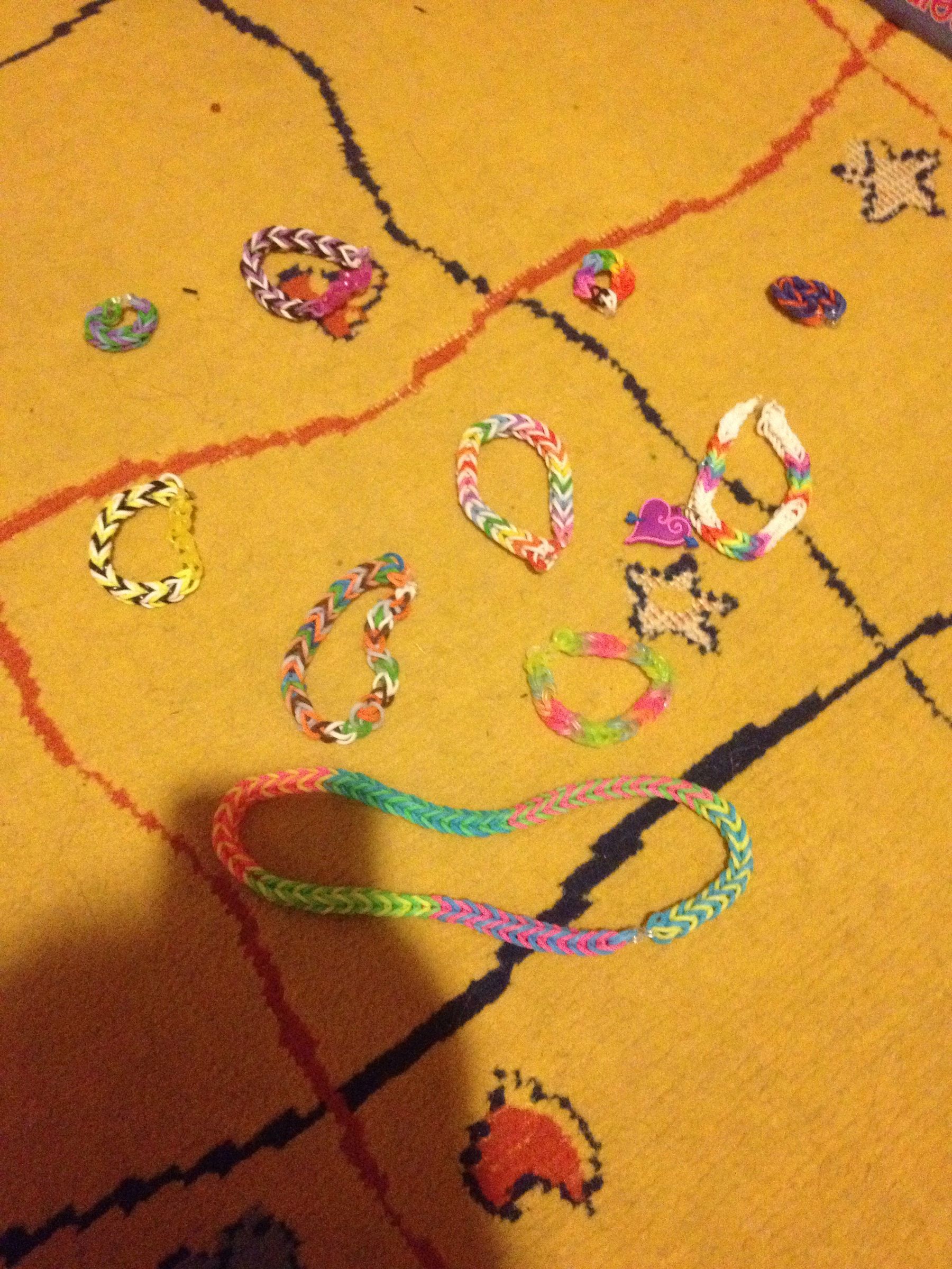 Make a Rainbow Loom Fishtail : 8 Steps - Instructables