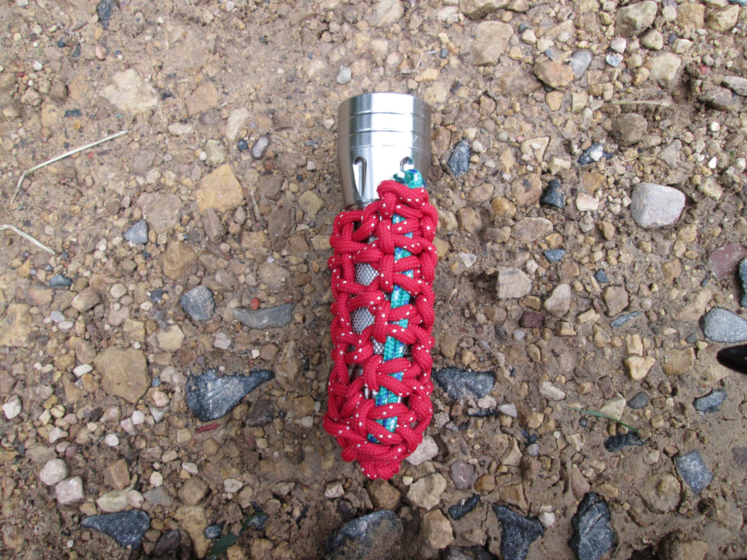 Paracord Flashlight Holster : 7 Steps - Instructables