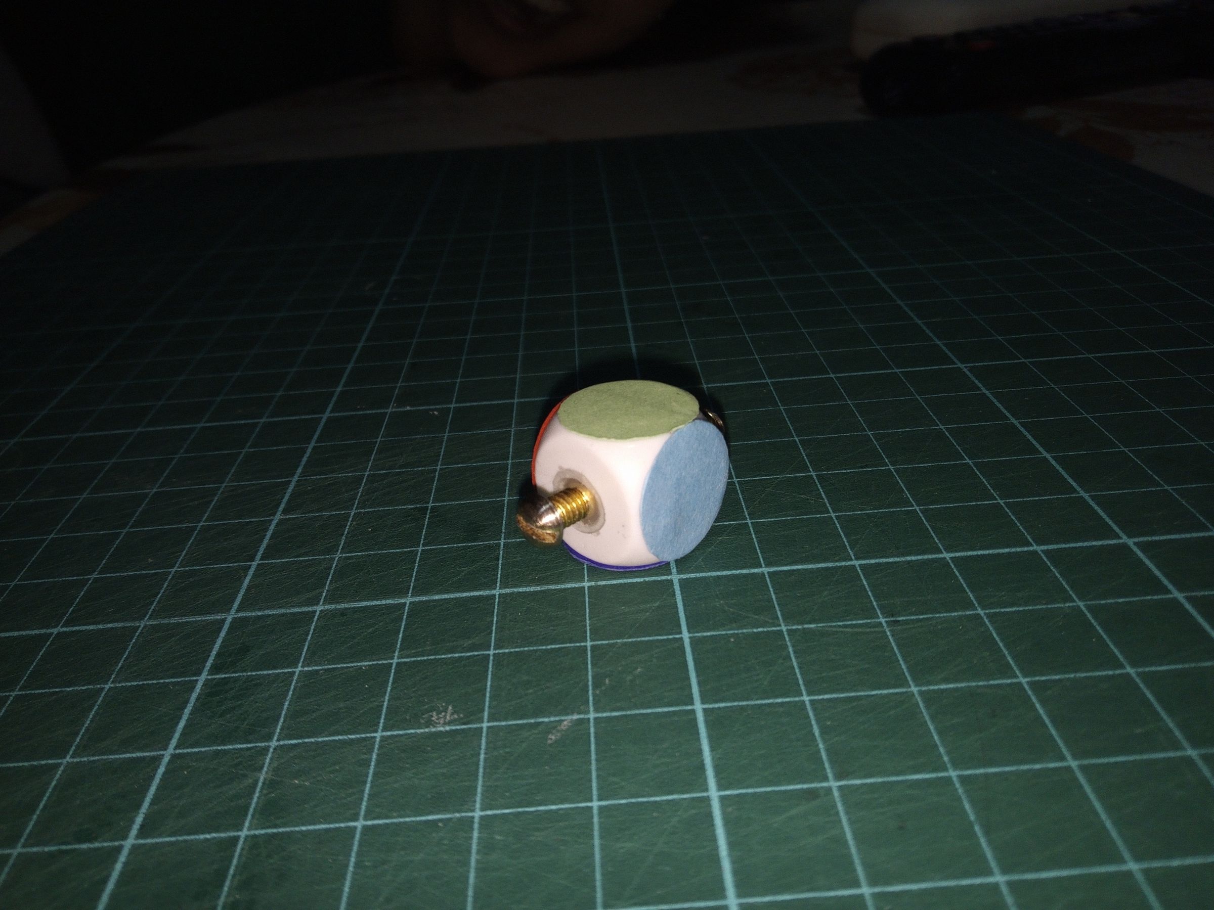 4 Sides Dice From Regular Dice : 4 Steps - Instructables