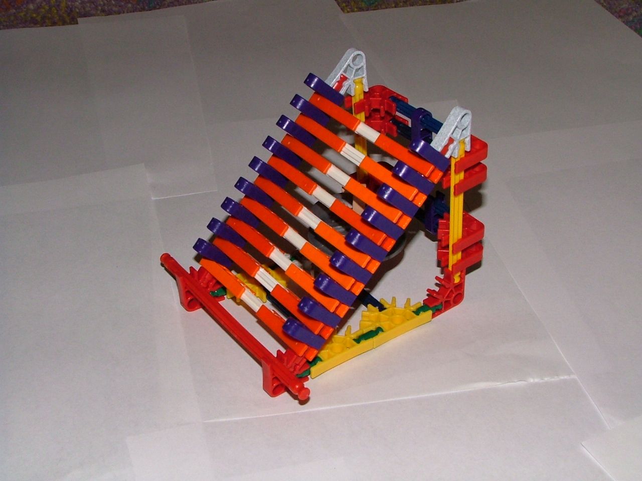 Knex Ipod Dock (fits Any Size) : 6 Steps - Instructables